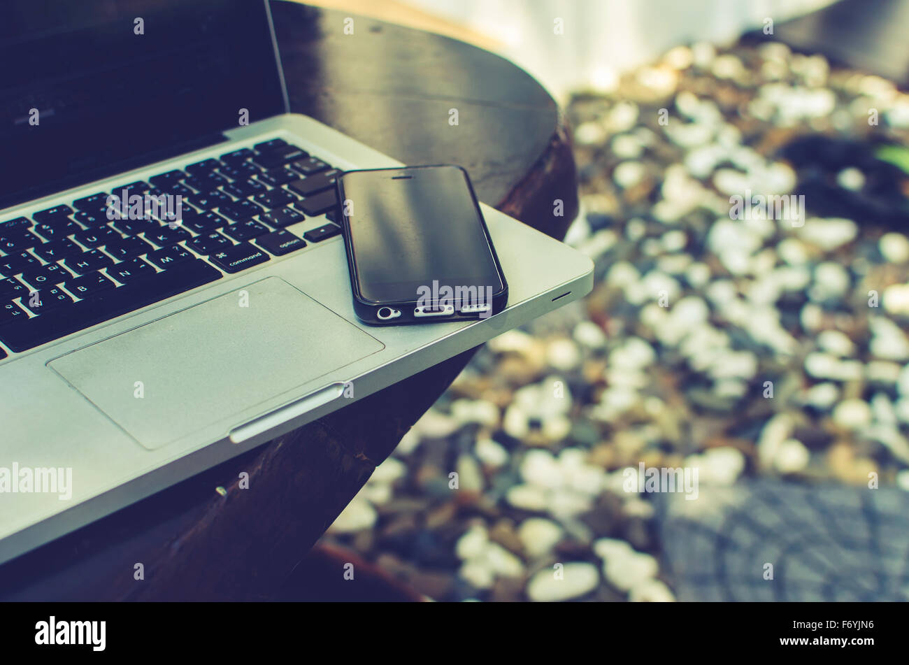 laptop outside in the garden Stock Photo - Alamy