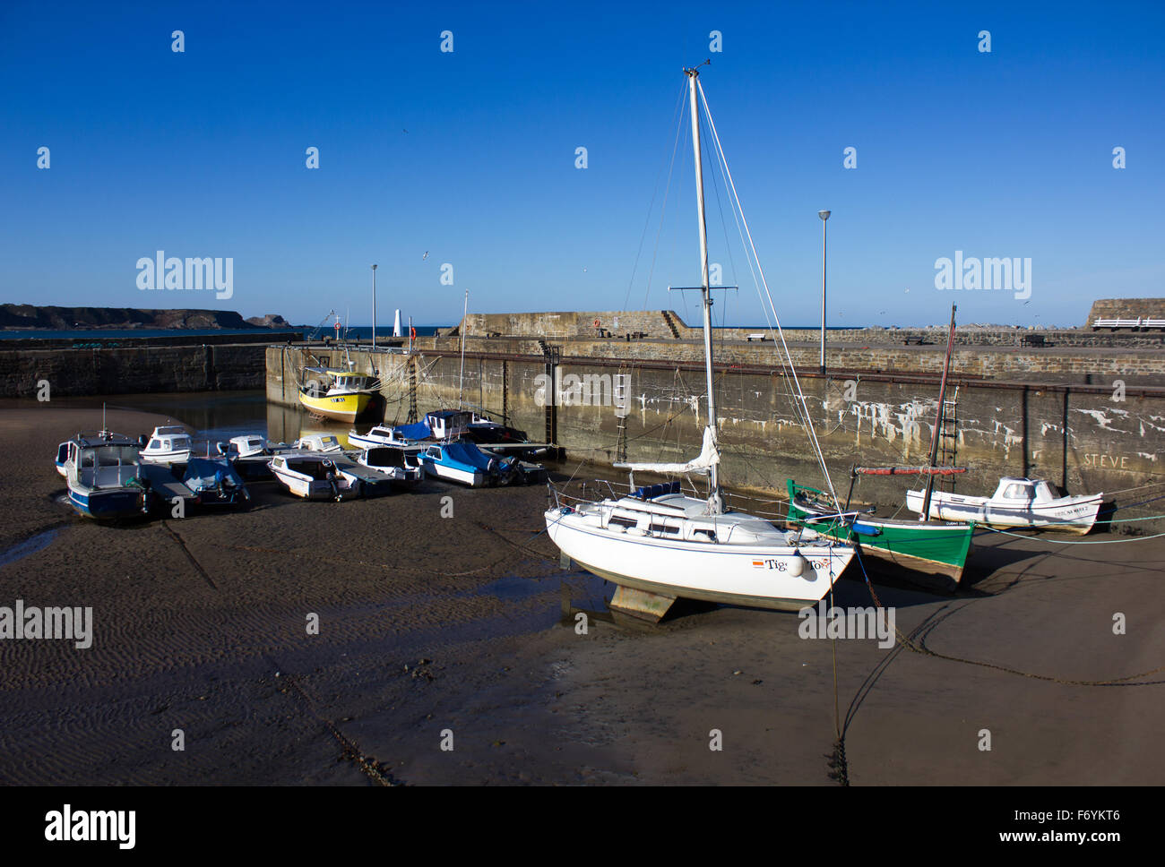 Harbour cullen harbour hi-res stock photography and images - Alamy