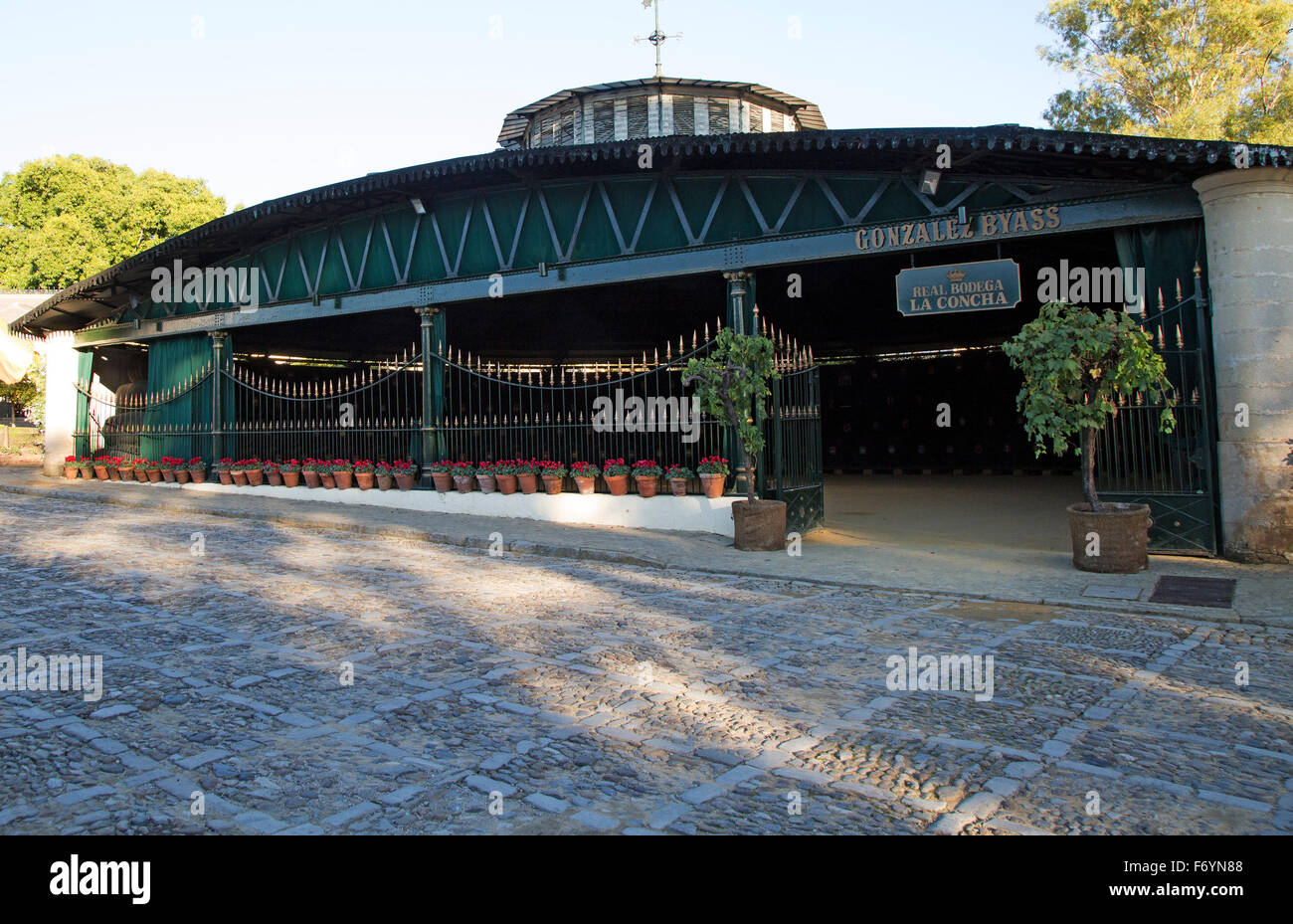 Circular La Concha circular nineteenth century solera building ...