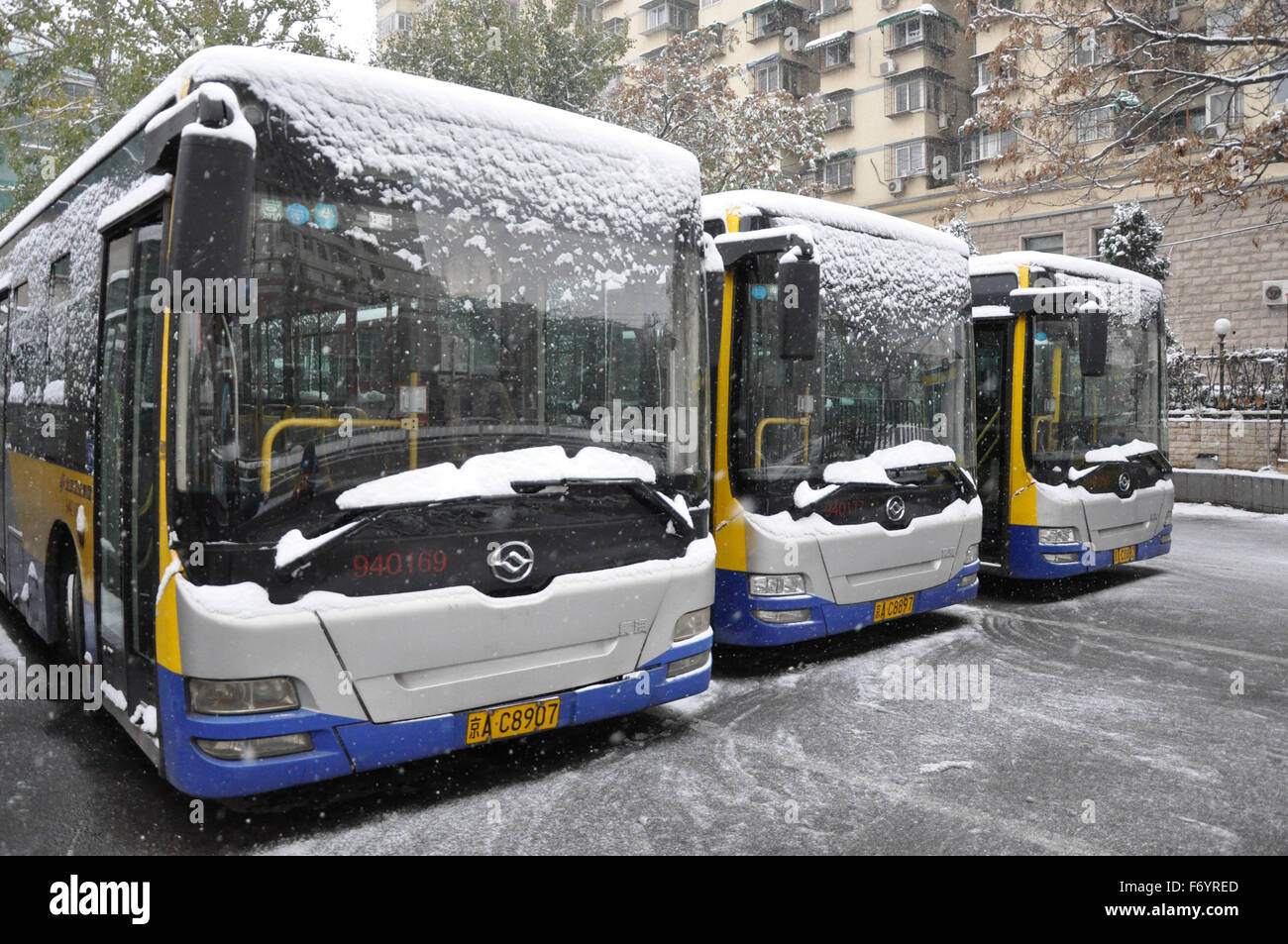 Autonomous buses hi-res stock photography and images - Alamy