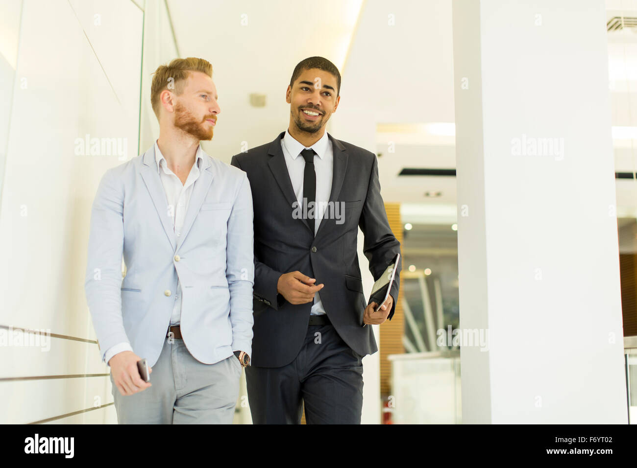 Businessmen in office hi-res stock photography and images - Alamy