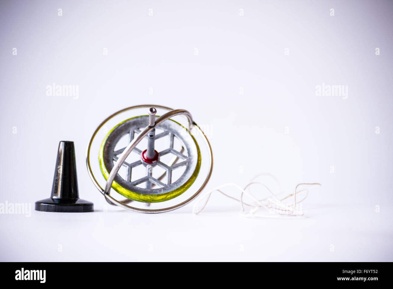 Gyroscope composed of a free rotating wheel and a spinning axis, uses ...