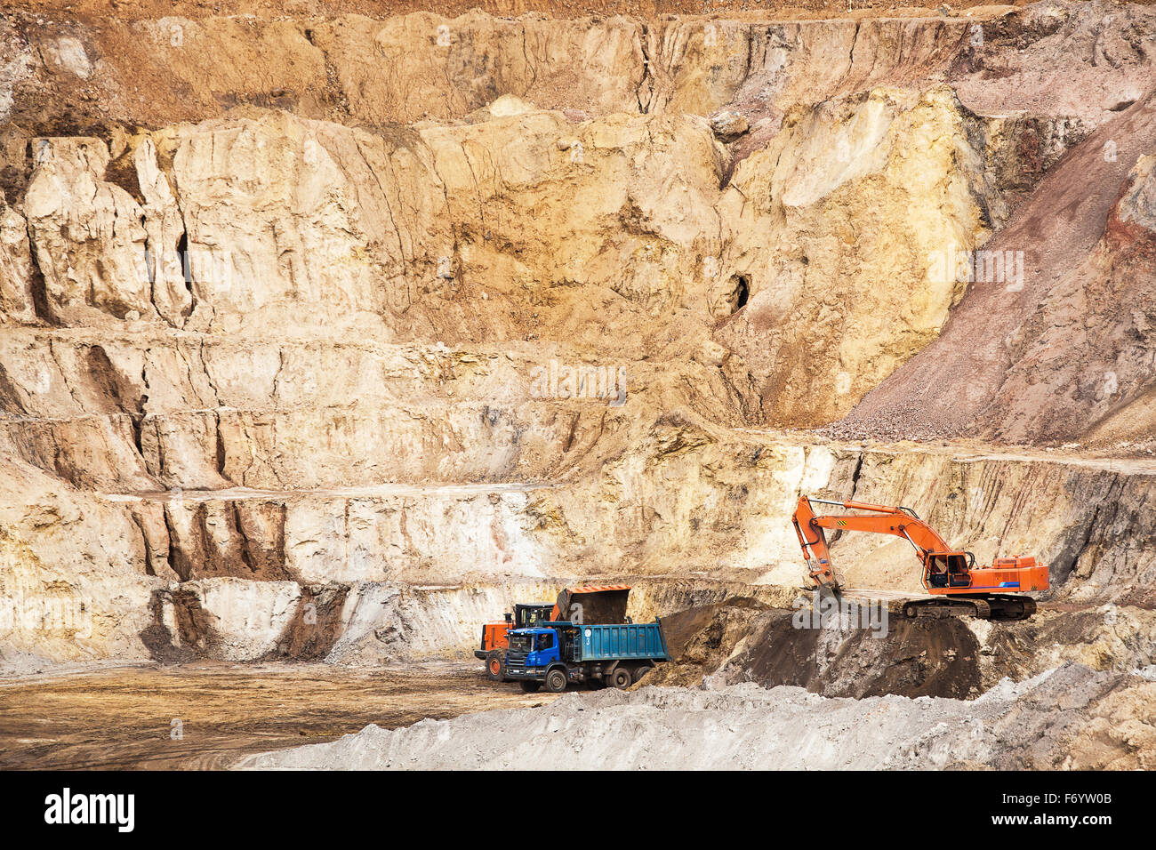 Stone quarry hi-res stock photography and images - Alamy