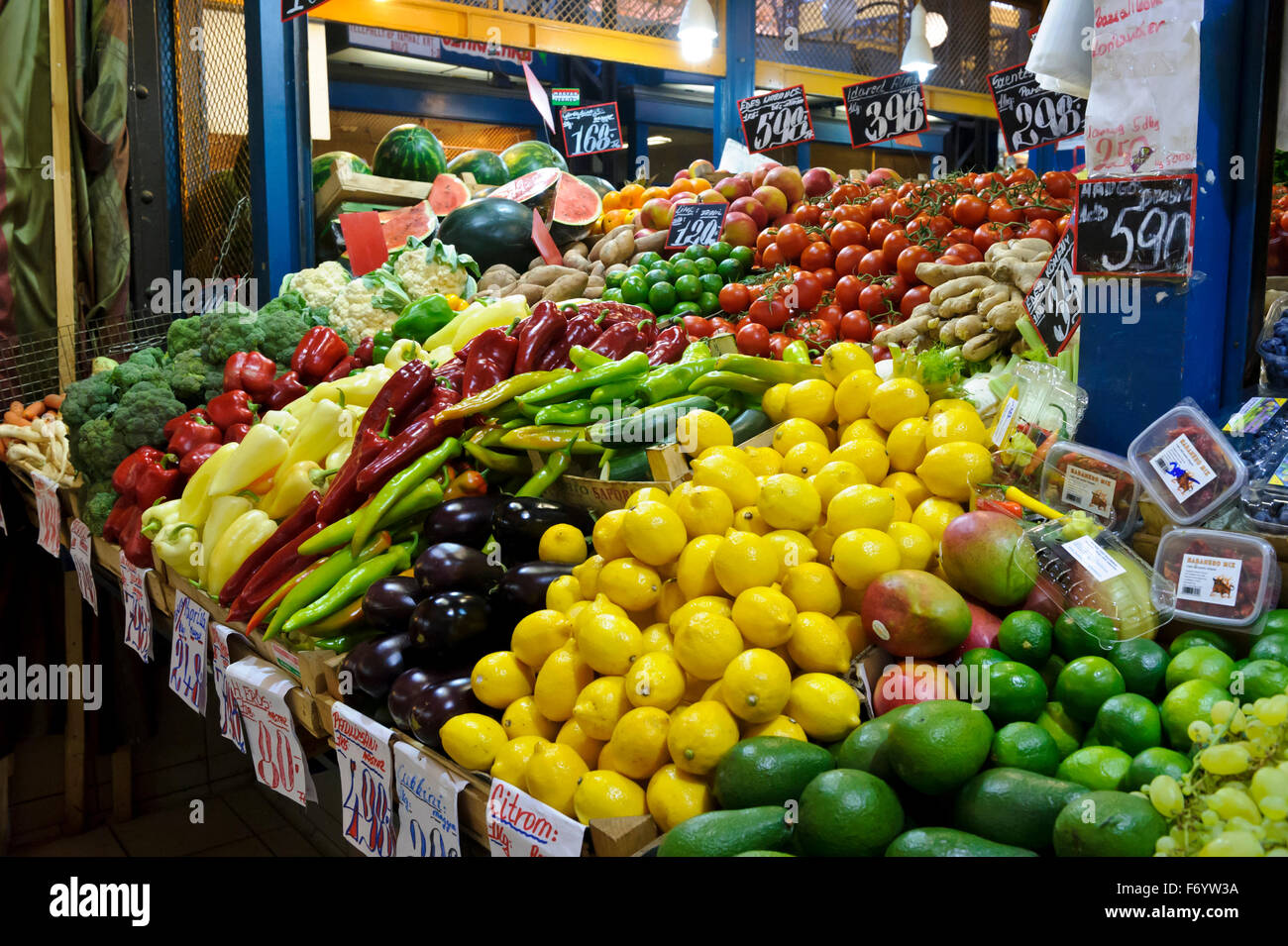 Budapest fruits market hi-res stock photography and images - Alamy