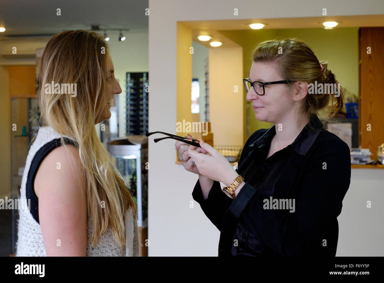 Opticians High Resolution Stock Photography and Images - Alamy