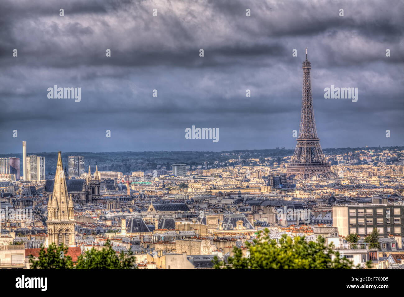 Paris dramatic clouds hi-res stock photography and images - Alamy