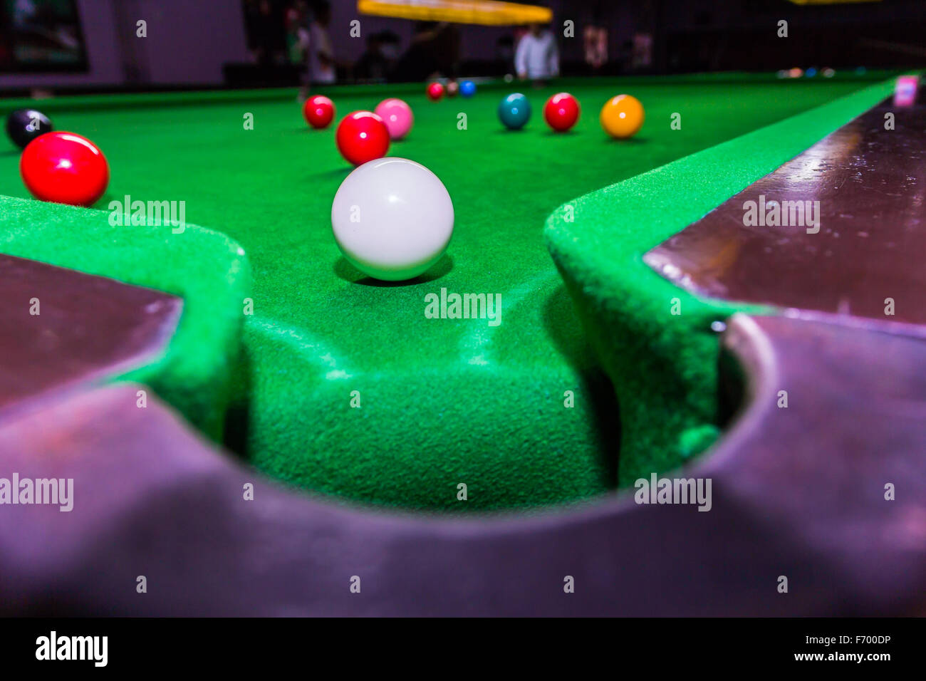 Snooker ball on snooker table Stock Photo - Alamy
