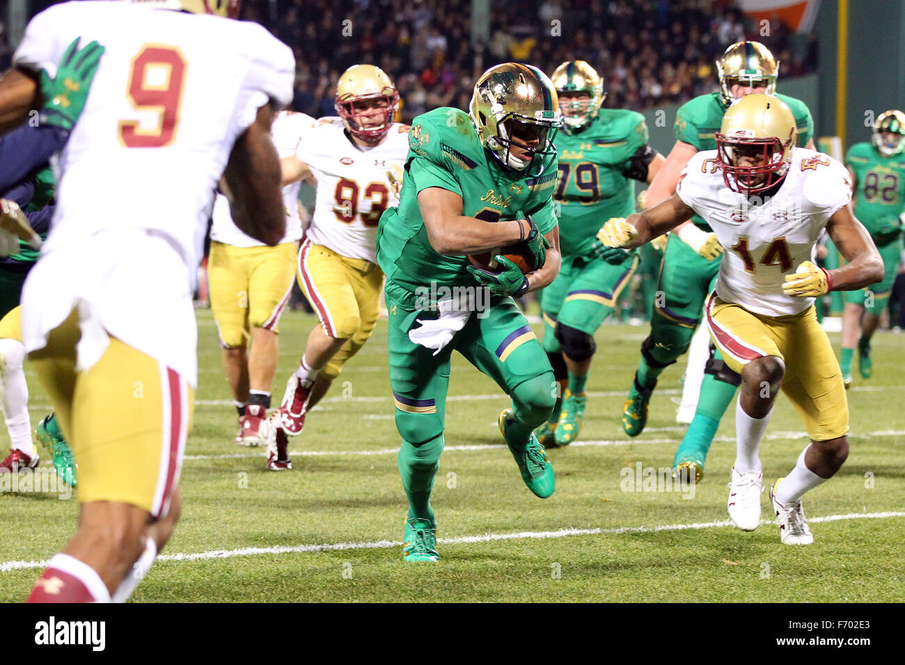 Fenway Park, Massachusetts, USA. 21st November, 2015. Notre Dame ...