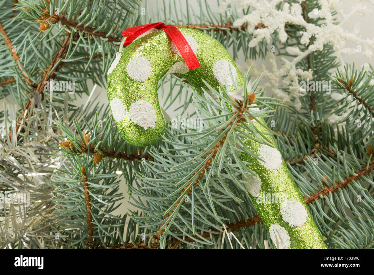 Green christmas tree gifts on hi-res stock photography and images - Alamy