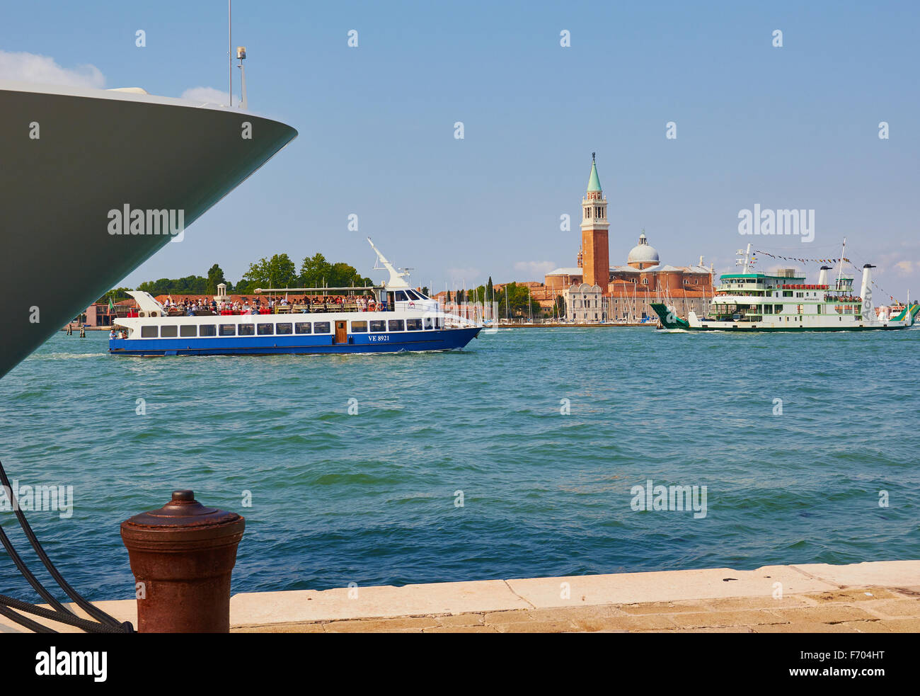 Ferry boat in venice canal hi-res stock photography and images - Alamy