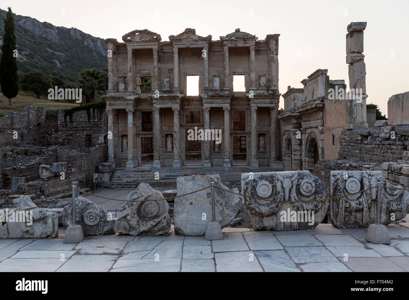 Roman building relief hi-res stock photography and images - Alamy