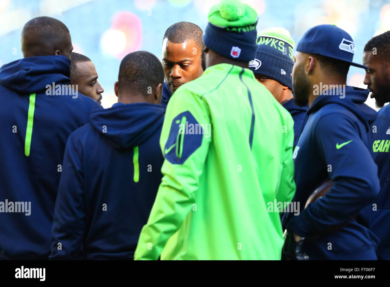 Seahawks huddle hi-res stock photography and images - Alamy
