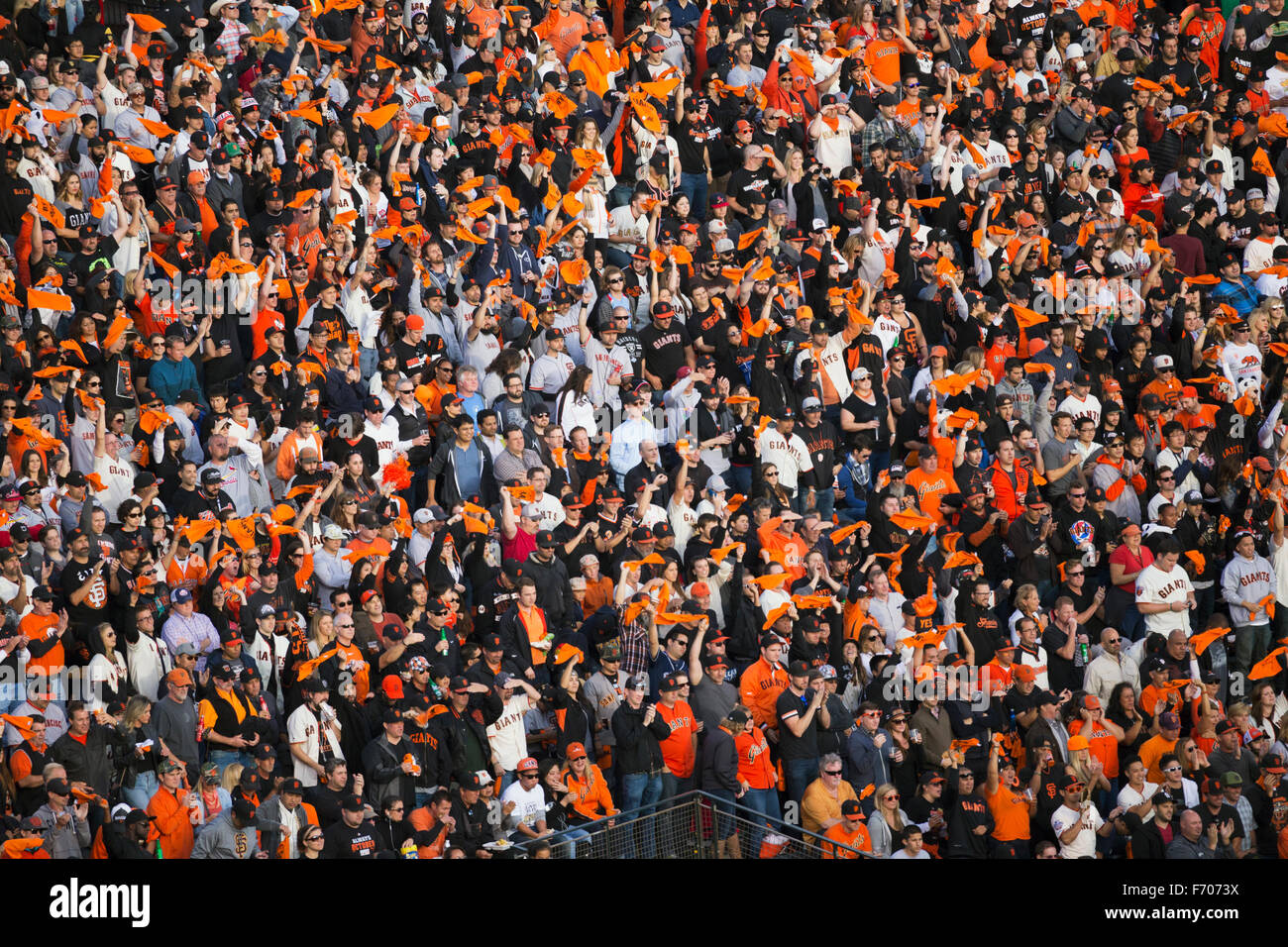 Baseball stadium crowd hi-res stock photography and images - Alamy