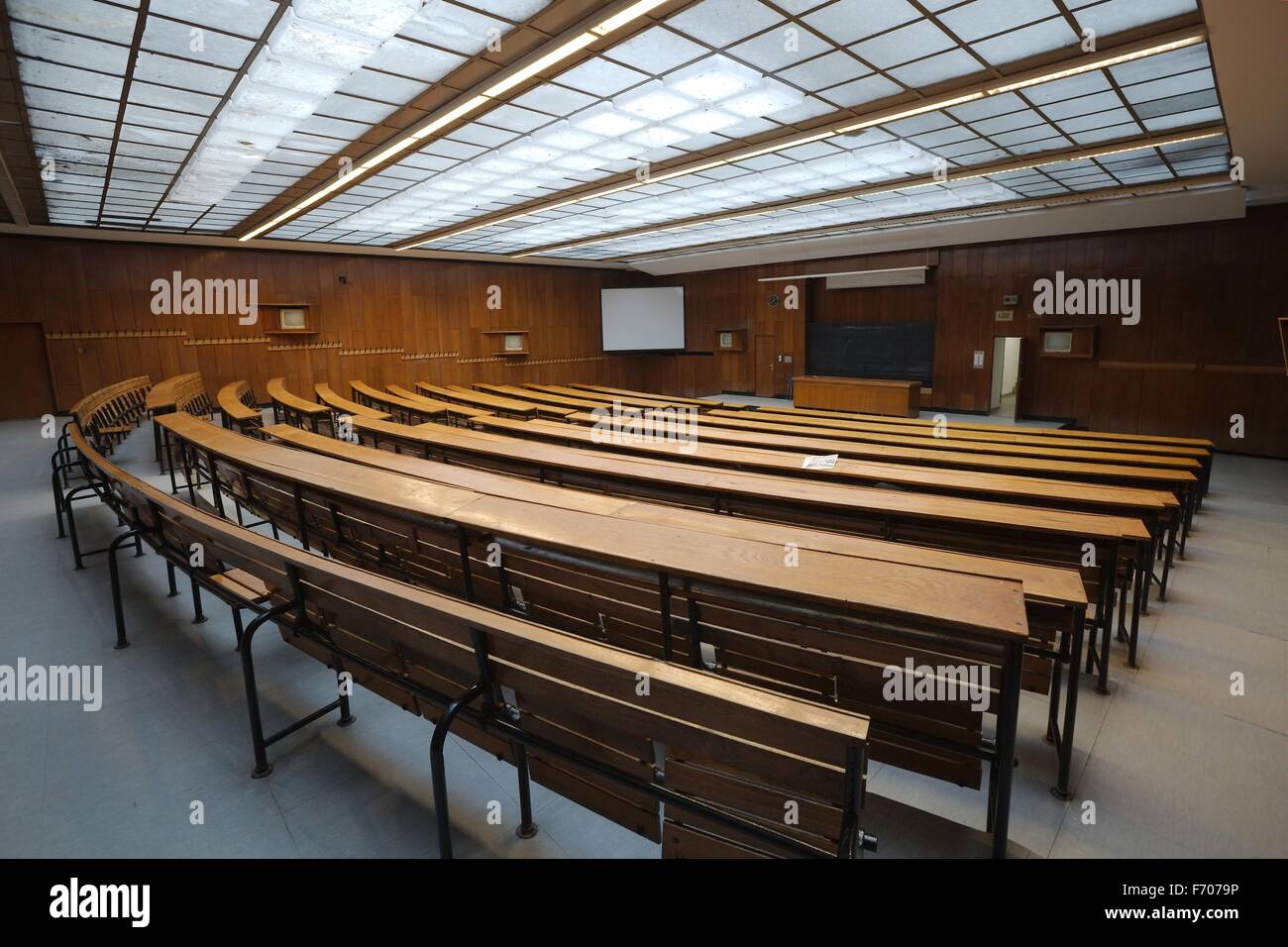 University auditorium building hi-res stock photography and images - Alamy