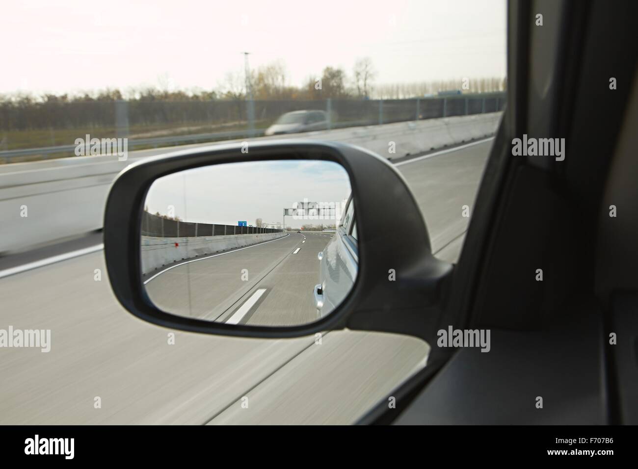 Mirror road bend hi-res stock photography and images - Alamy