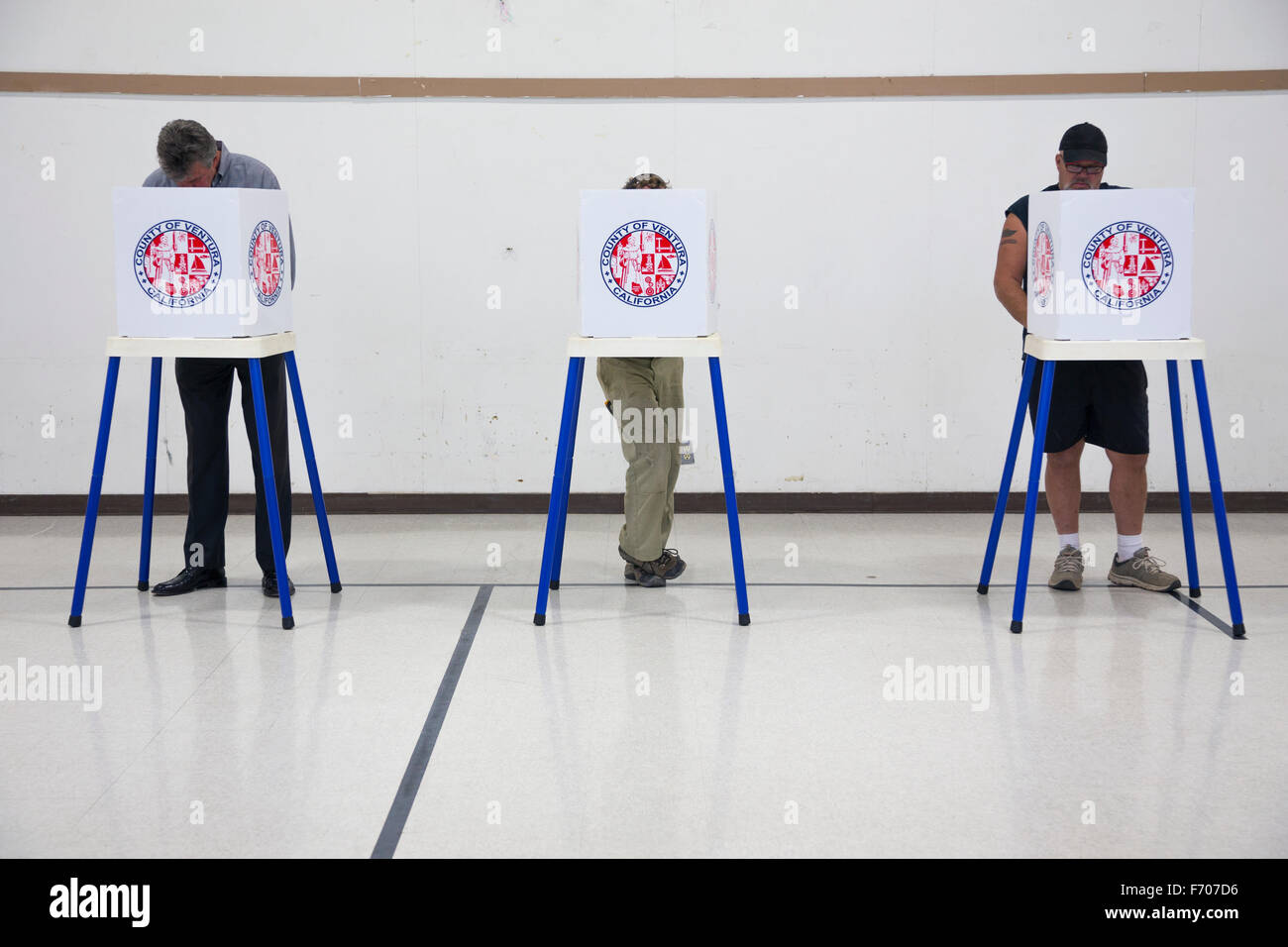 Polling booth usa hi-res stock photography and images - Alamy