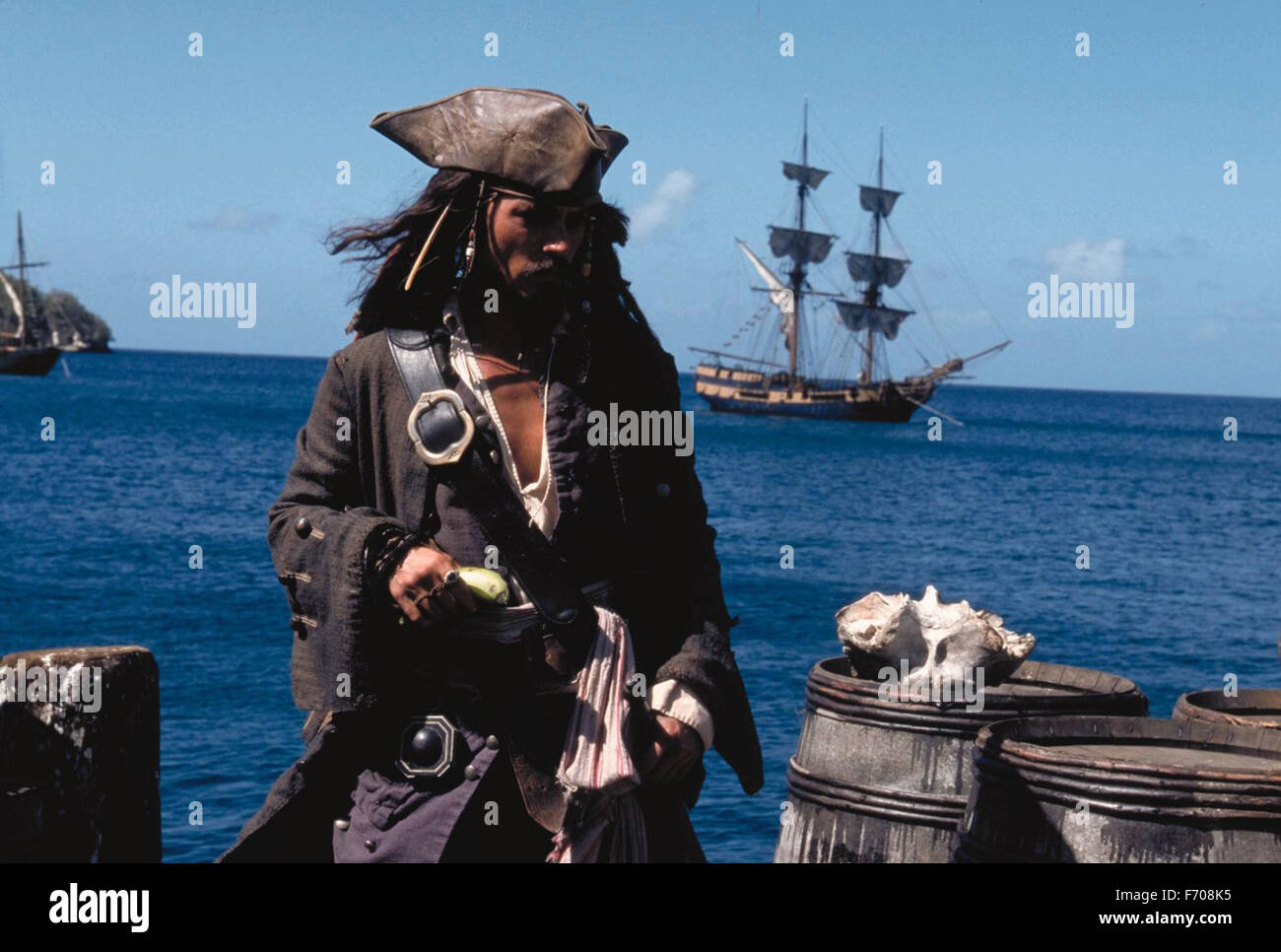 Pirates of the caribbean ride disney hi-res stock photography and ...