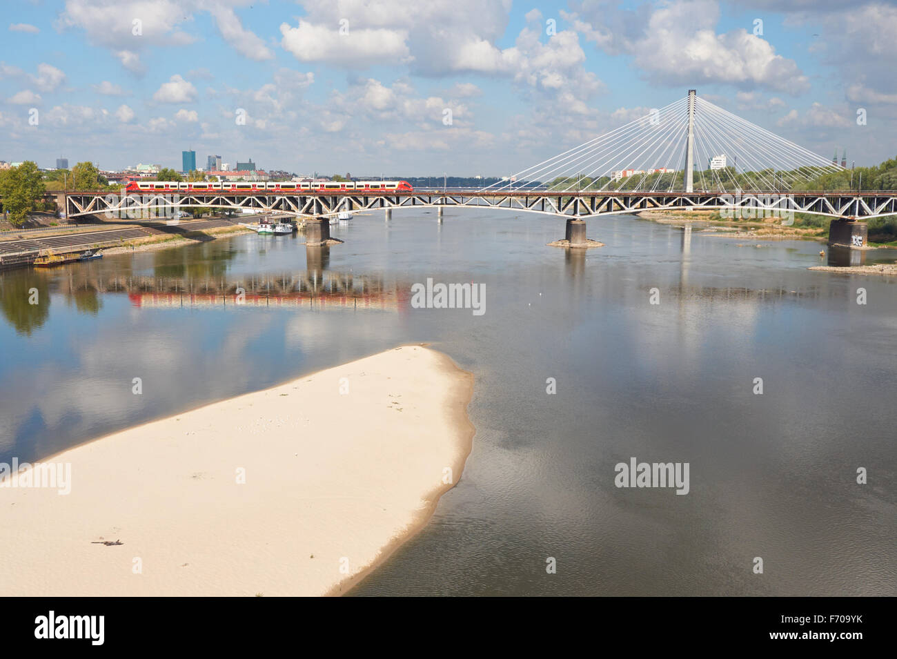 Train bridges hi-res stock photography and images - Alamy