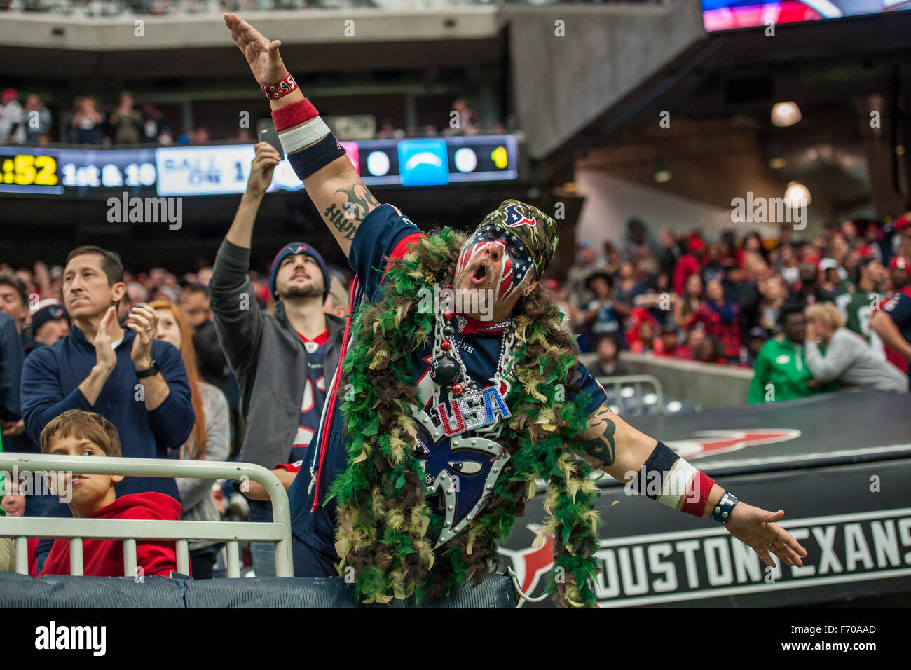 Nfl fan celebrates hi-res stock photography and images - Alamy