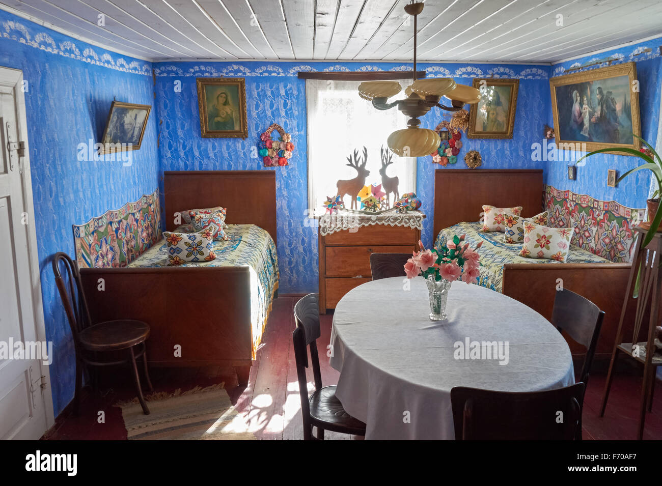 Peasant cottage interior hi-res stock photography and images - Alamy