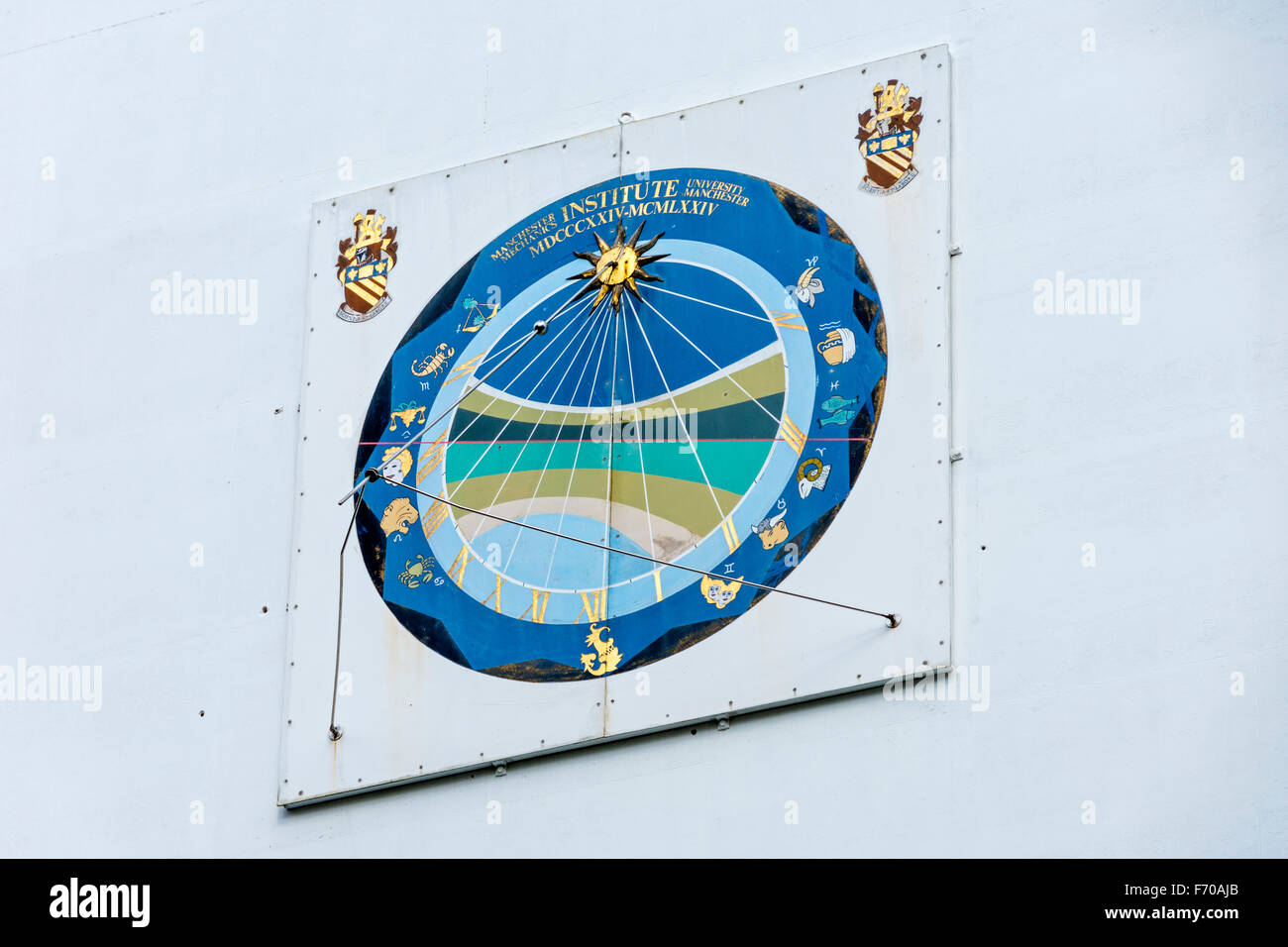 Sundial building hi-res stock photography and images - Alamy