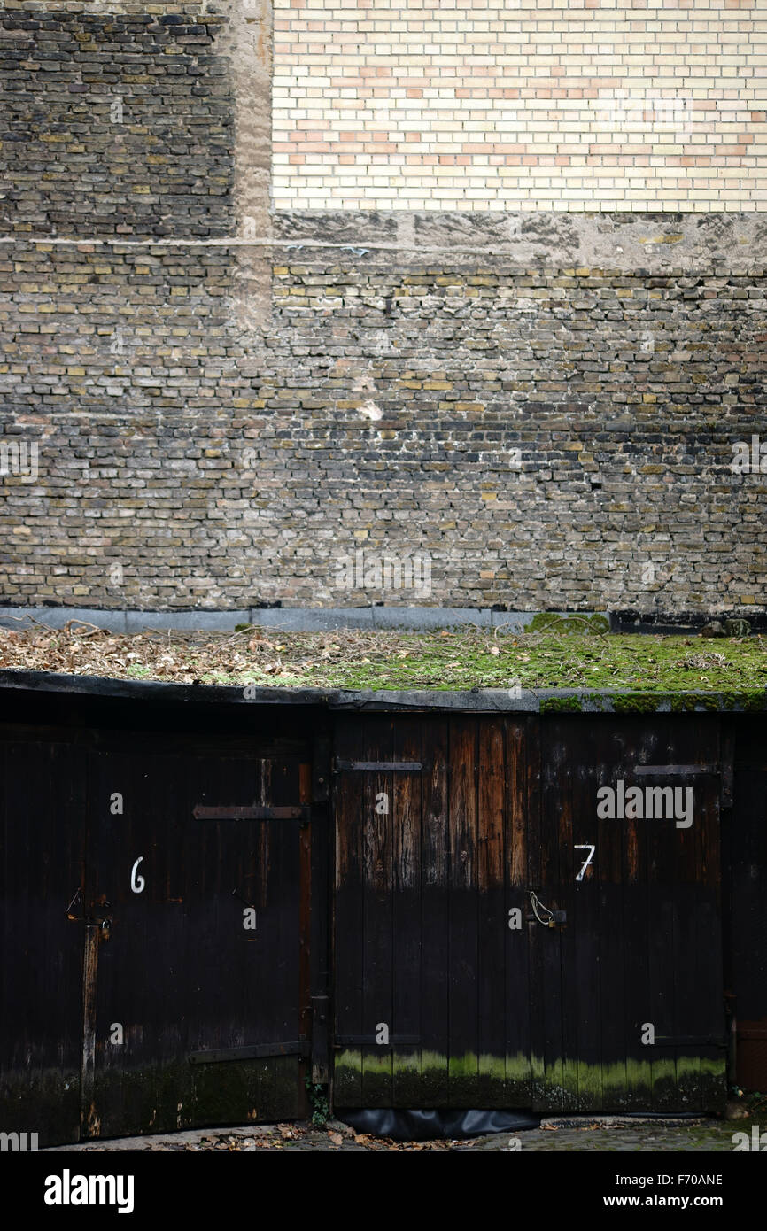 Garage patio hi-res stock photography and images - Alamy