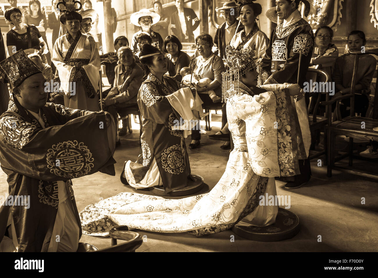 Ancient Chinese Clothes High Resolution Stock Photography and Images ...