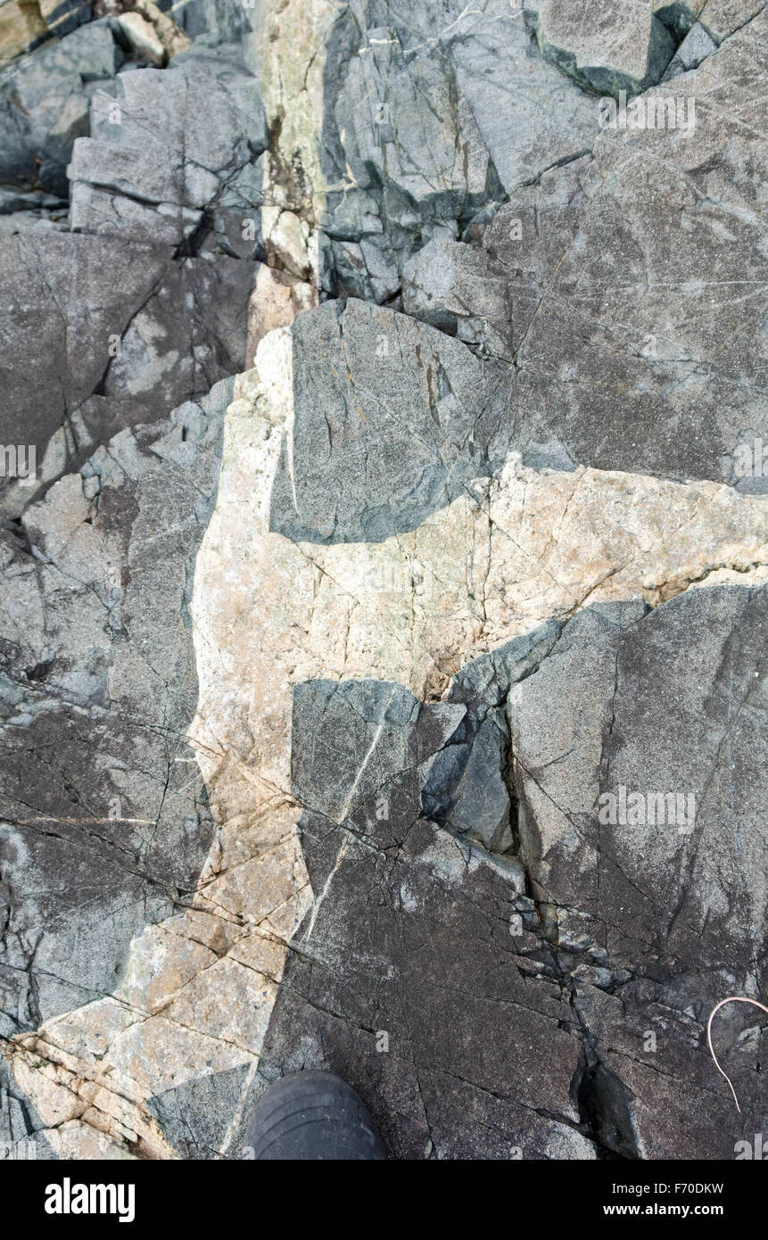 Milky quartz hi-res stock photography and images - Alamy