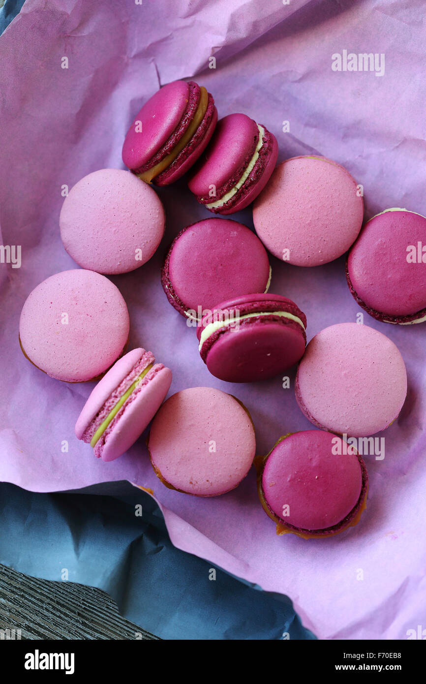 Macarons top view hi-res stock photography and images - Alamy