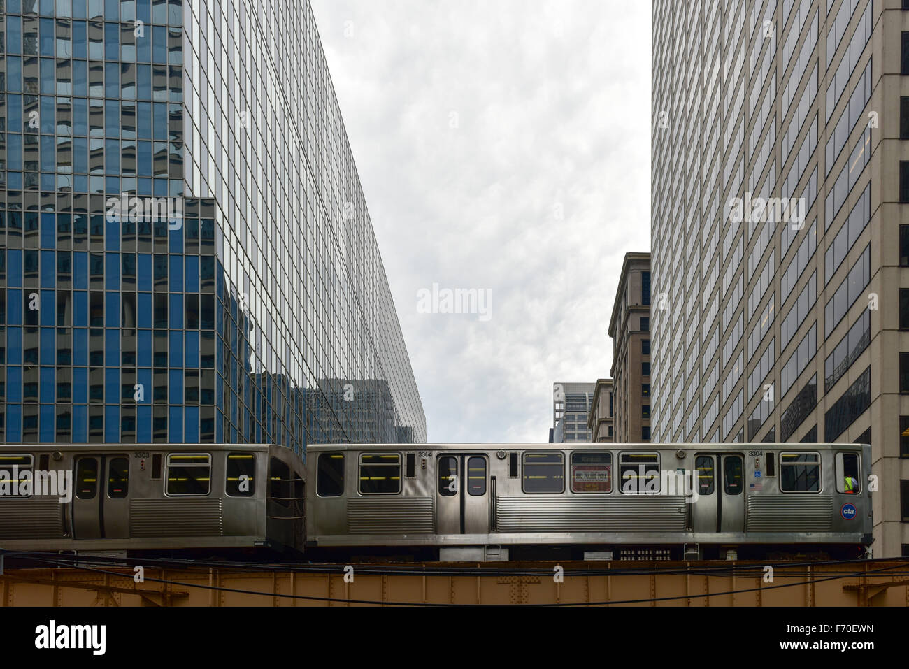 Chicago train on the overhead track of Loop with skyscrapers Stock ...