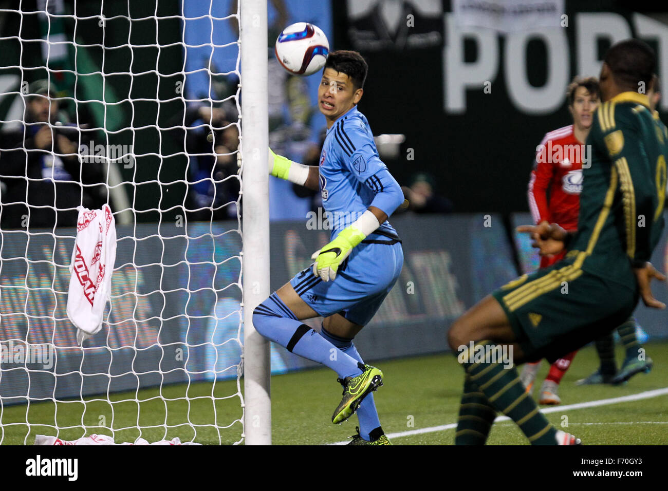 Nov. 22, 2015 - JESSE GONZALEZ (44) watches the ball nearly go in the ...