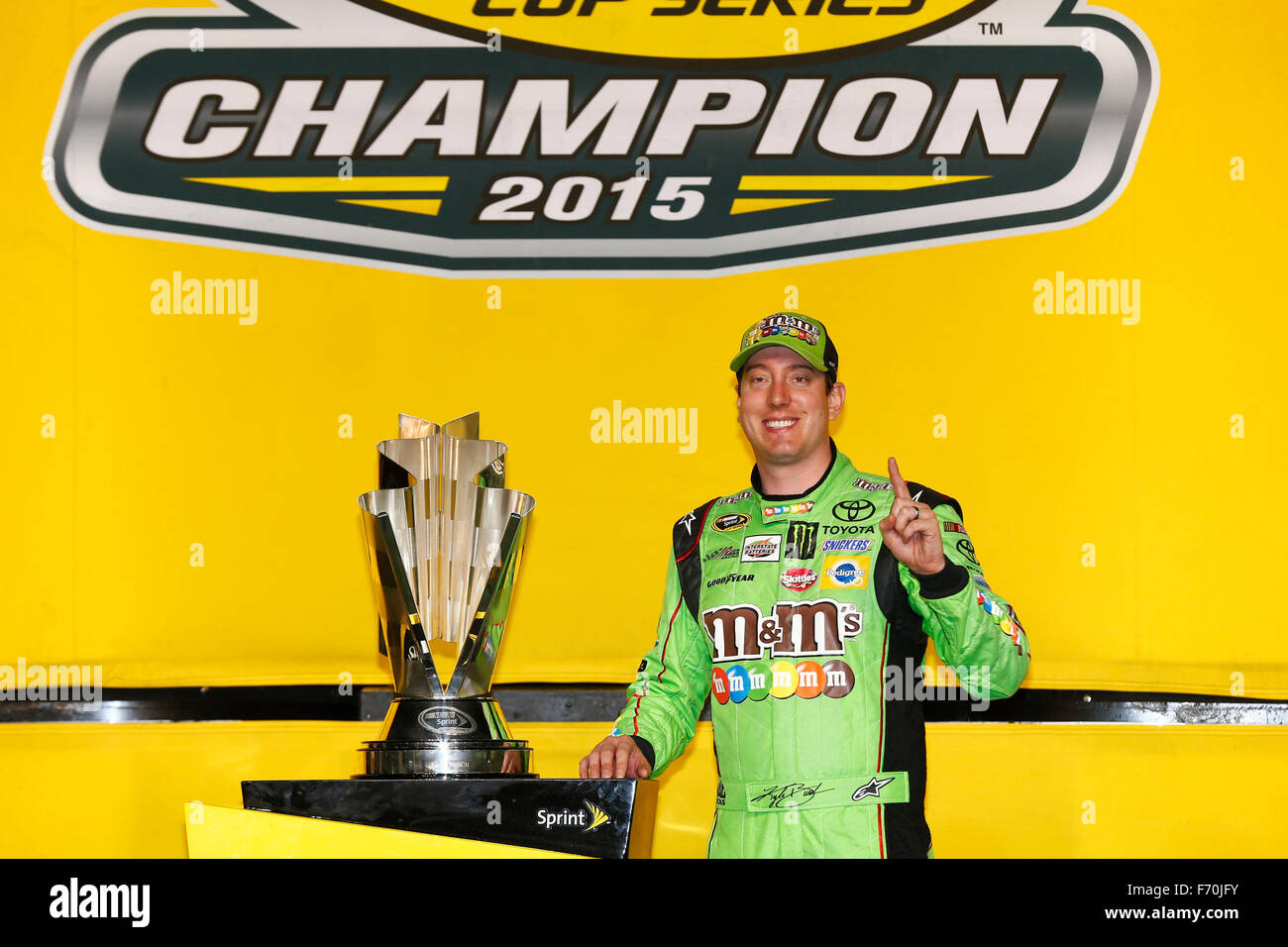 2015 kyle busch nascar hi-res stock photography and images - Alamy