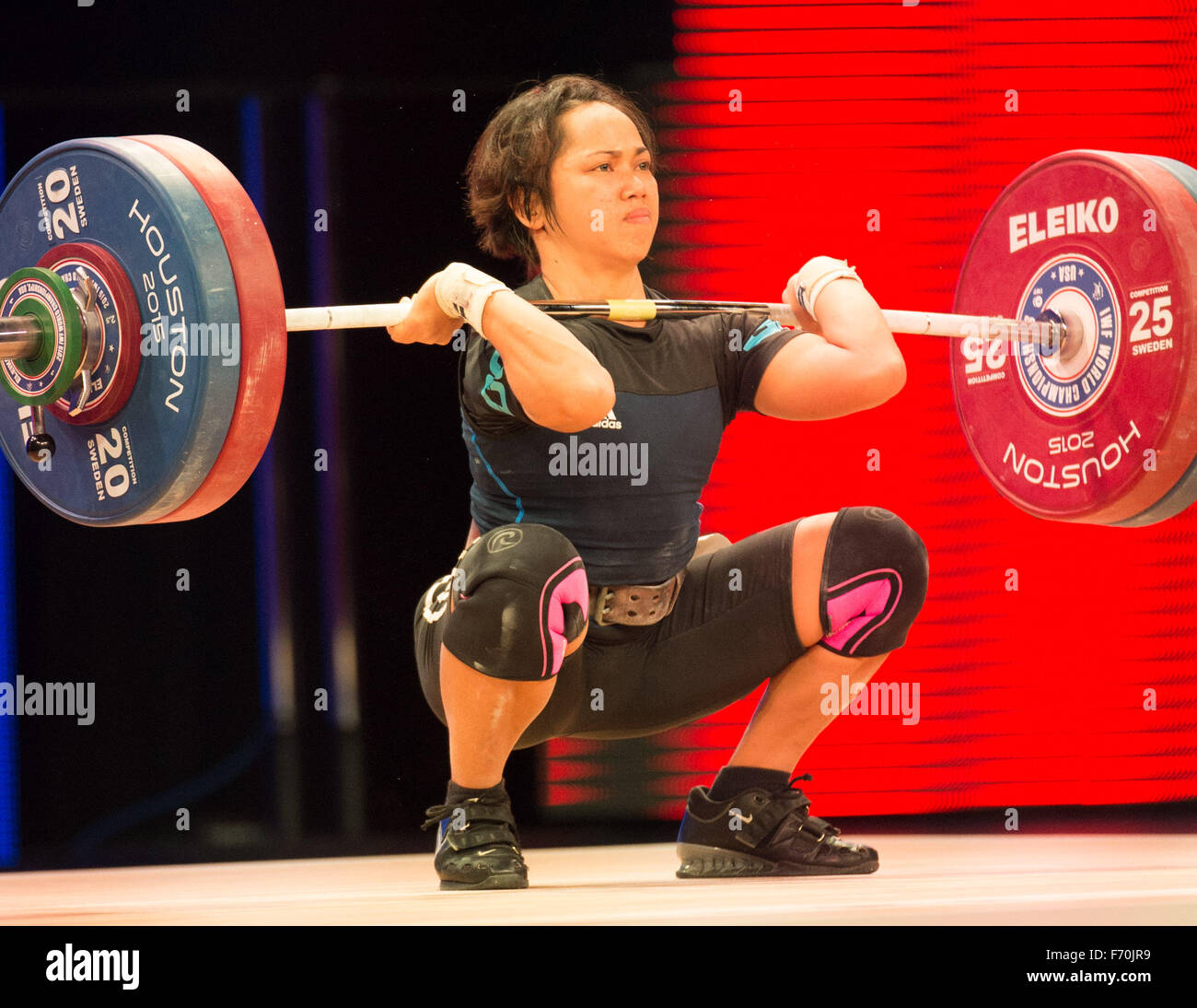 November 22, 2015: Hidilyn Diaz Clean and jerks 117 kilos at the World ...