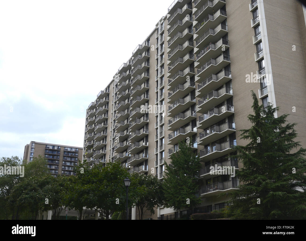 High rise, apartment building Stock Photo - Alamy