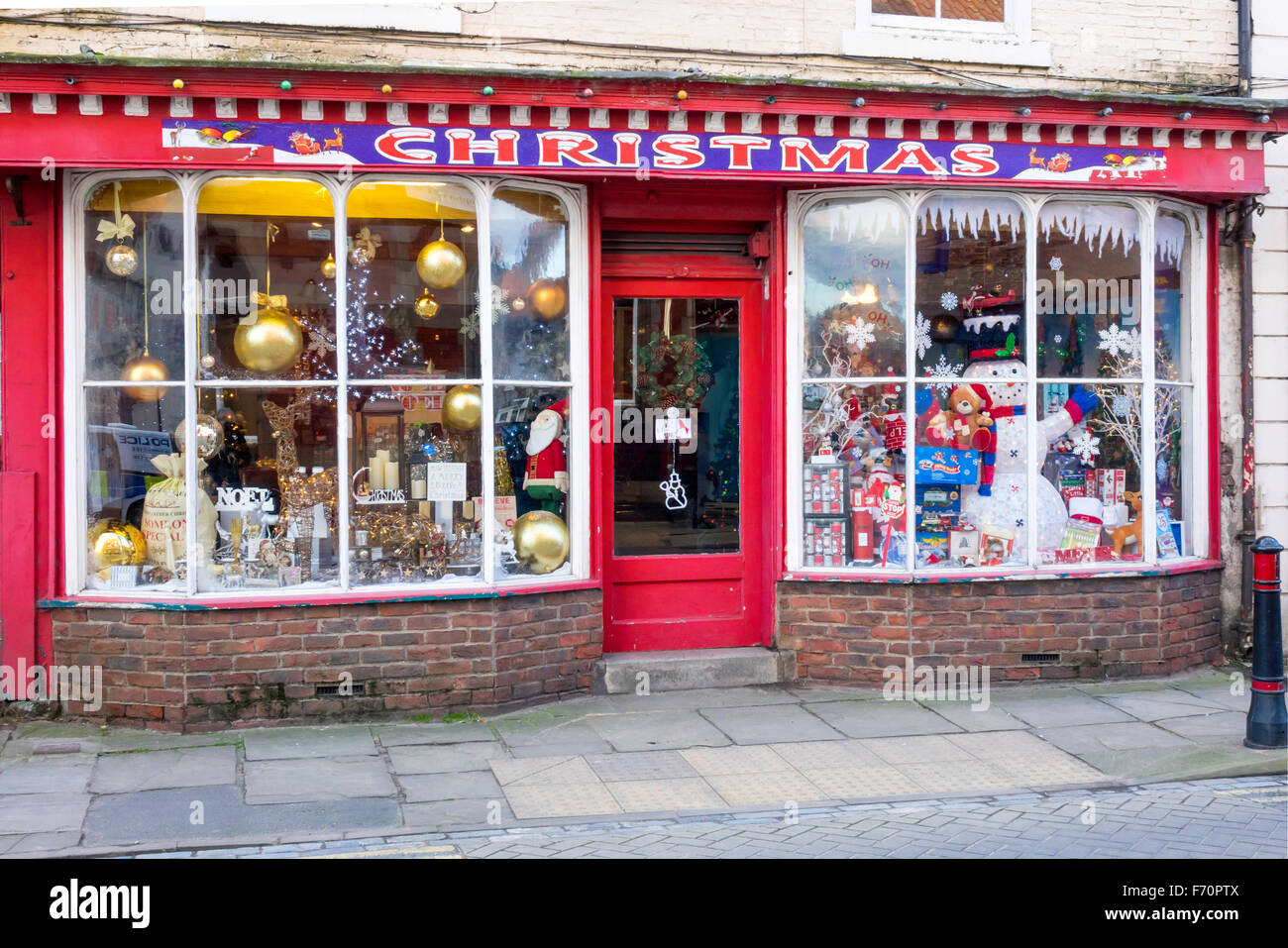 Pop up shop hi-res stock photography and images - Alamy