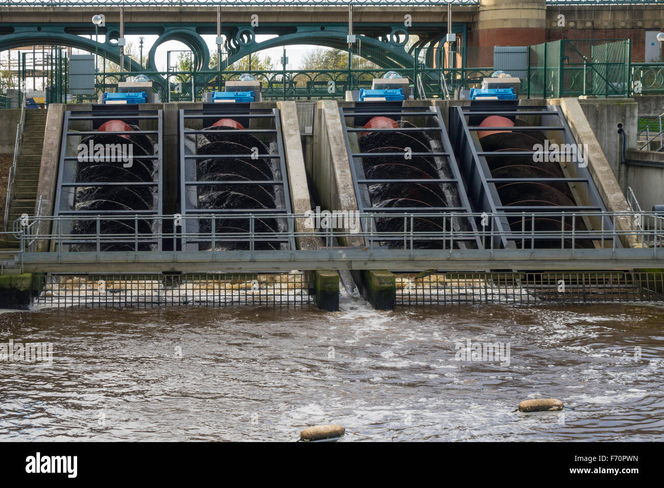 Tees barrage white water rafting hi-res stock photography and images ...