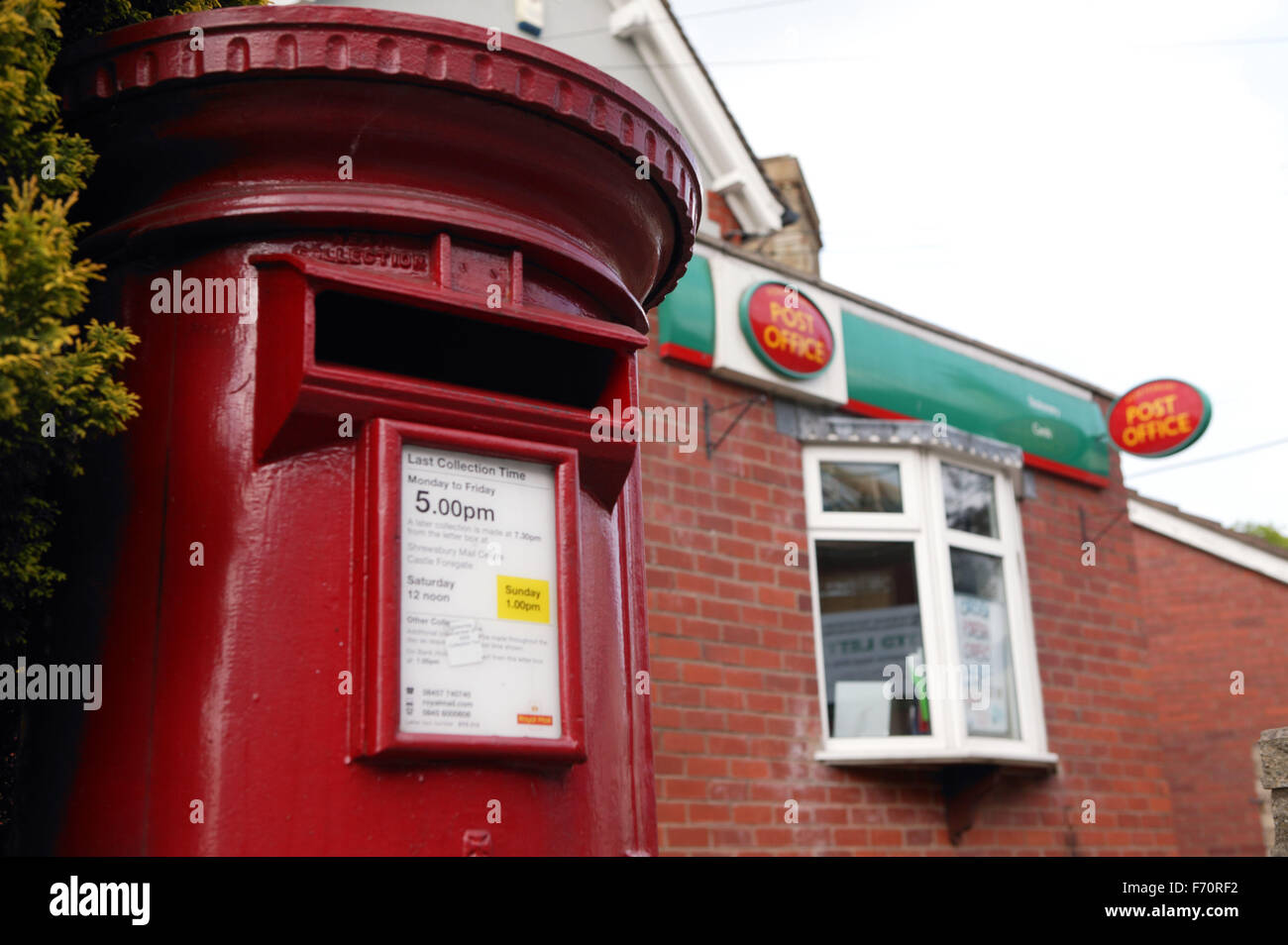 Royal mail post office castle hi-res stock photography and images - Alamy