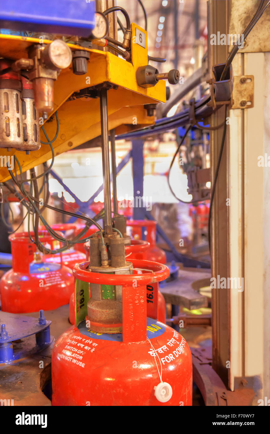 Cylinder filling station hi-res stock photography and images - Alamy