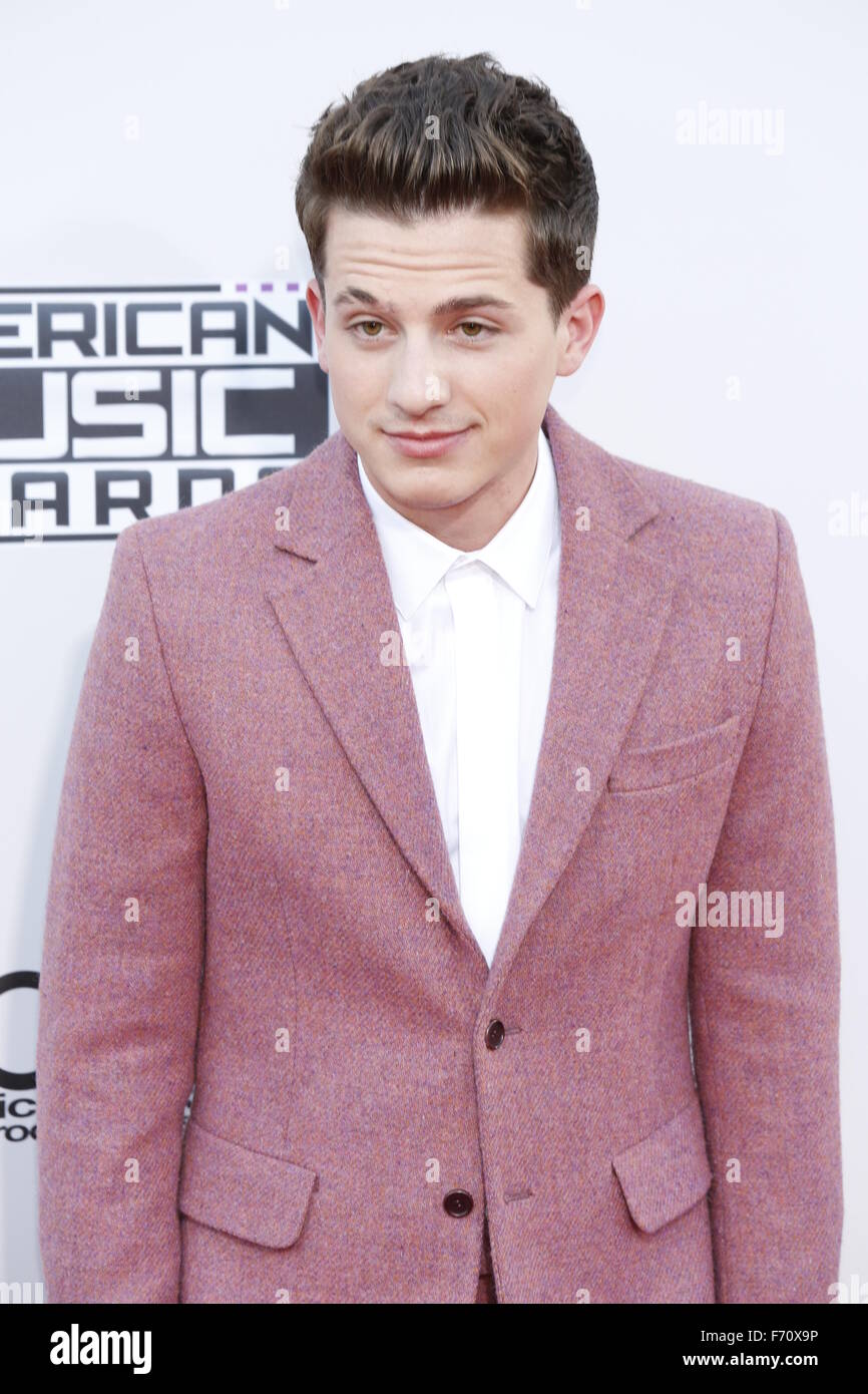Charlie puth red carpet hi-res stock photography and images - Alamy