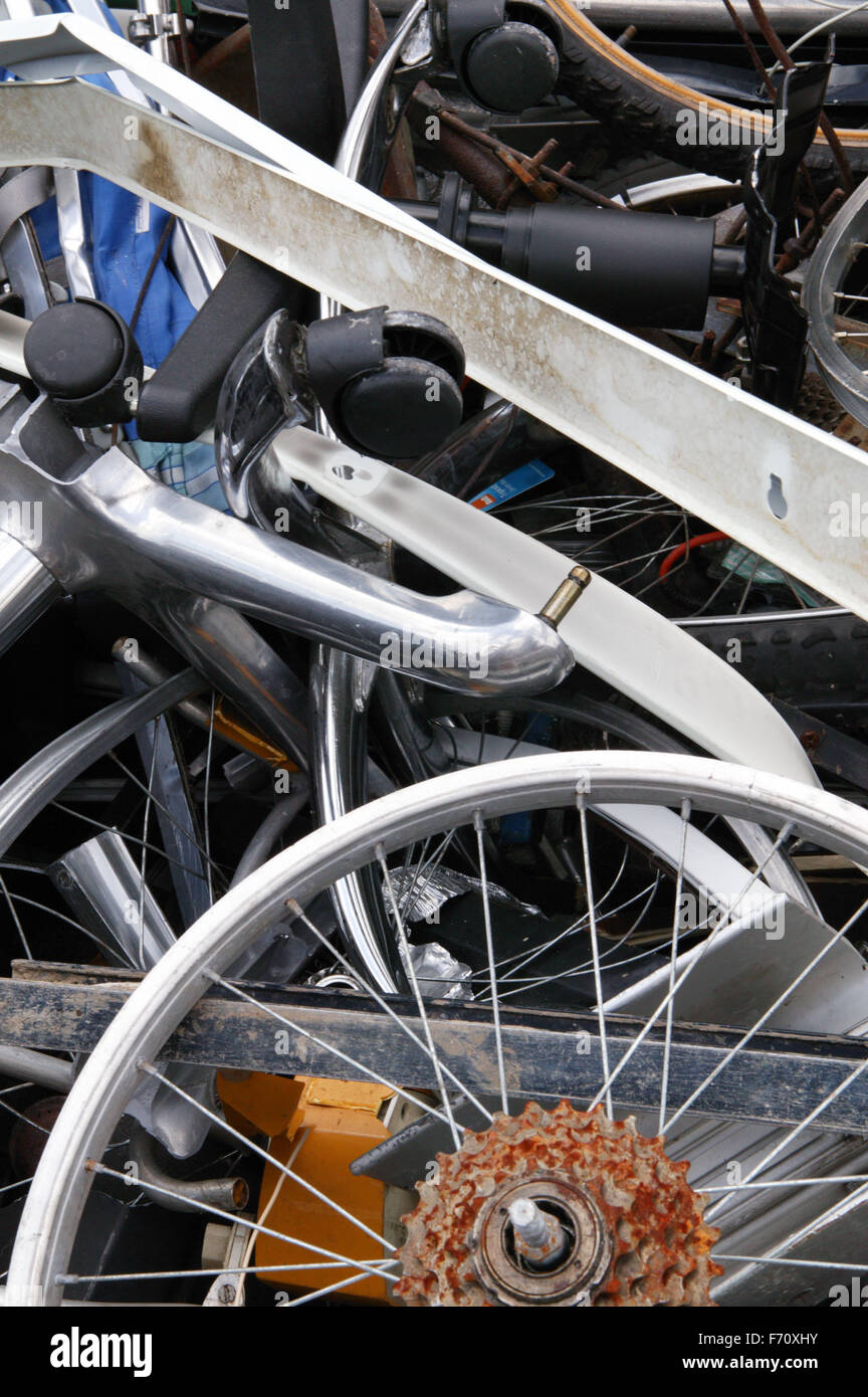 Metal Skips High Resolution Stock Photography and Images - Alamy