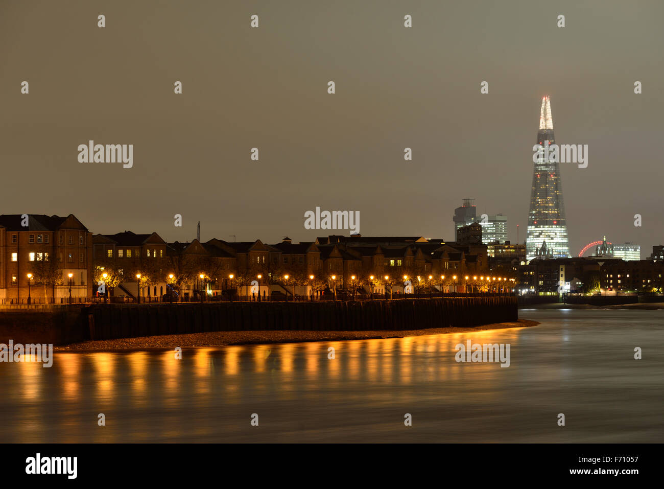 London night view hi-res stock photography and images - Alamy
