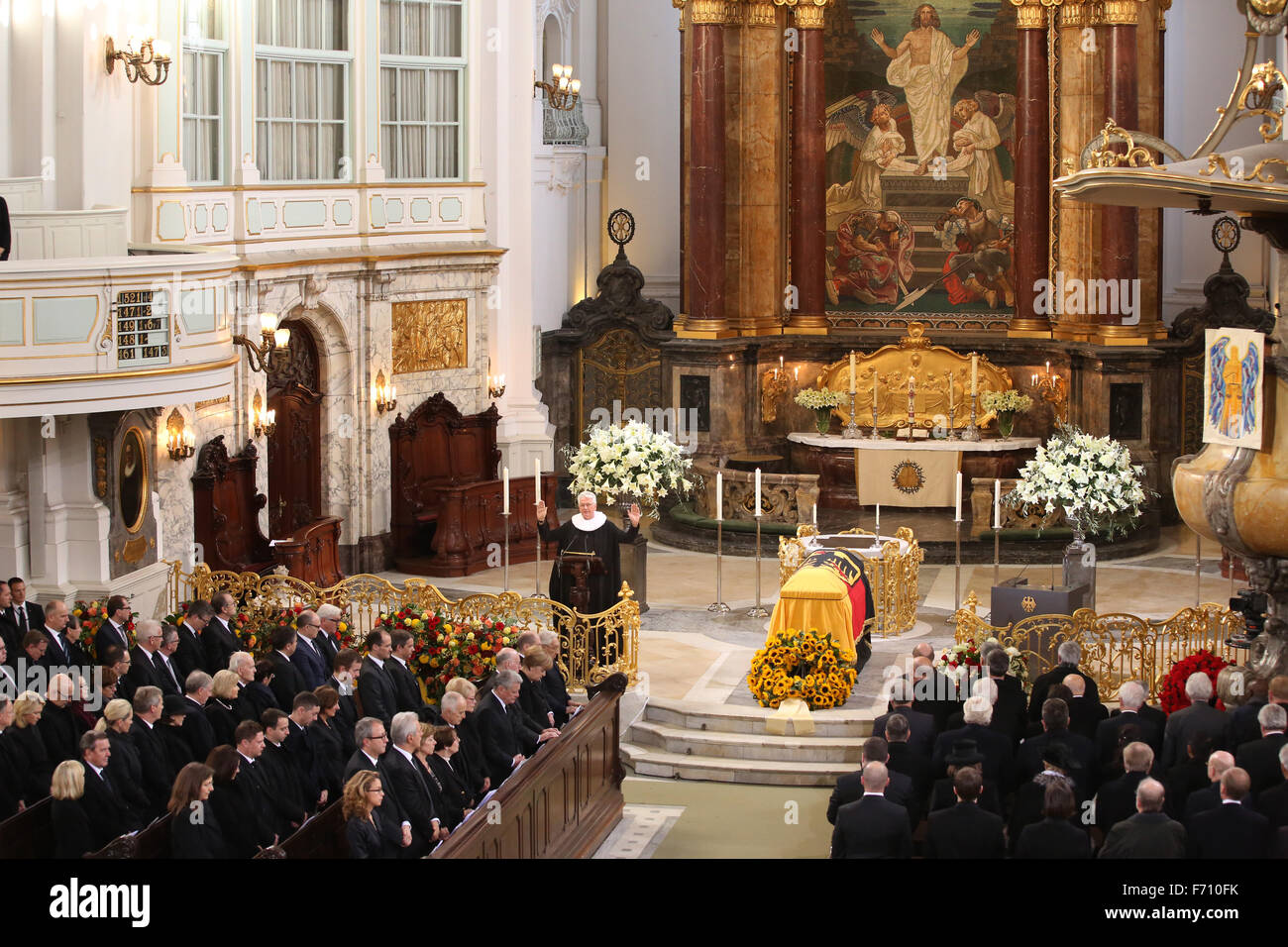 Hamburg, Germany. 23rd Nov, 2015. Pastor Alexander Roeder speaking next ...