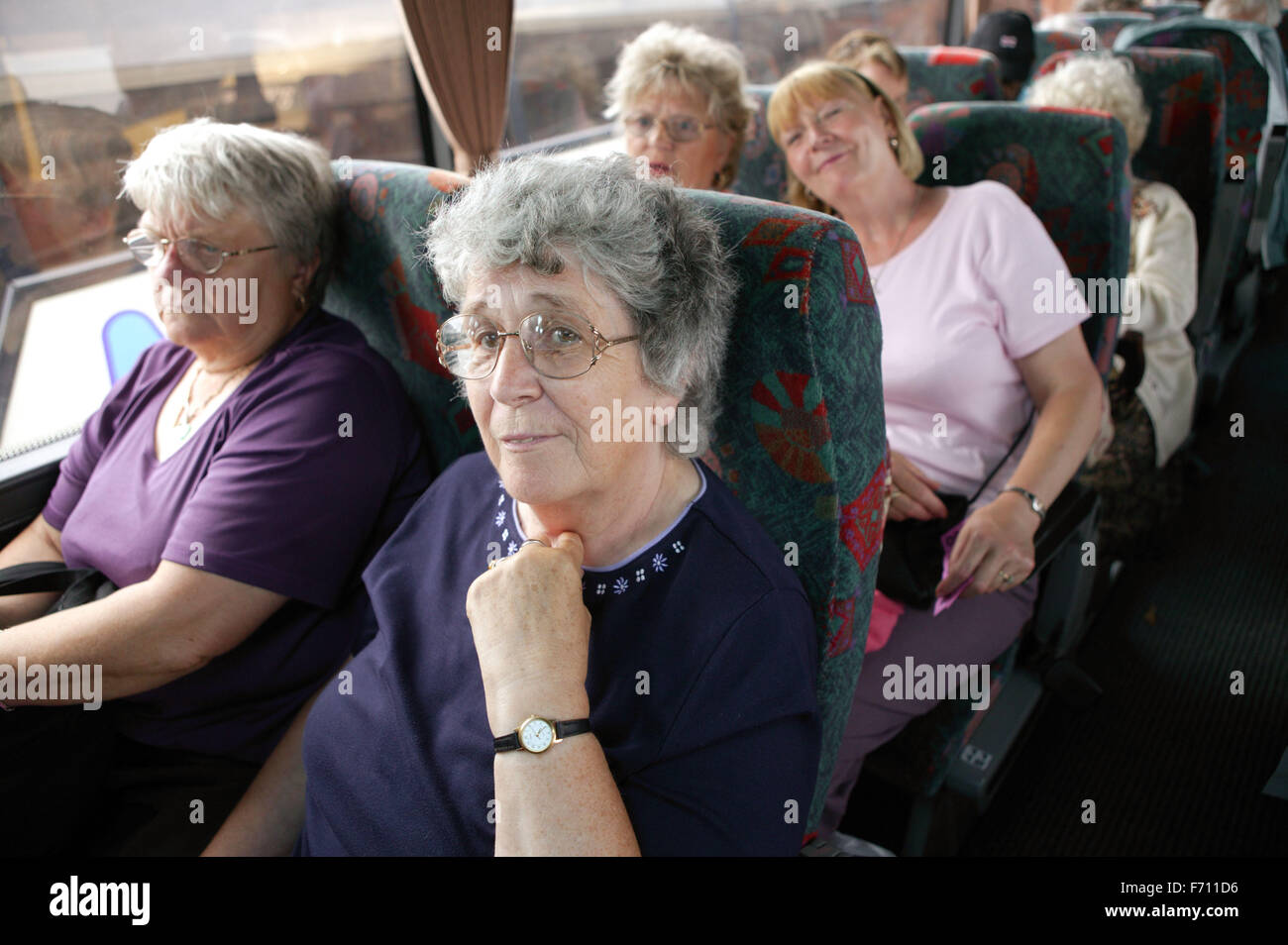 Day trip coach hi-res stock photography and images - Alamy