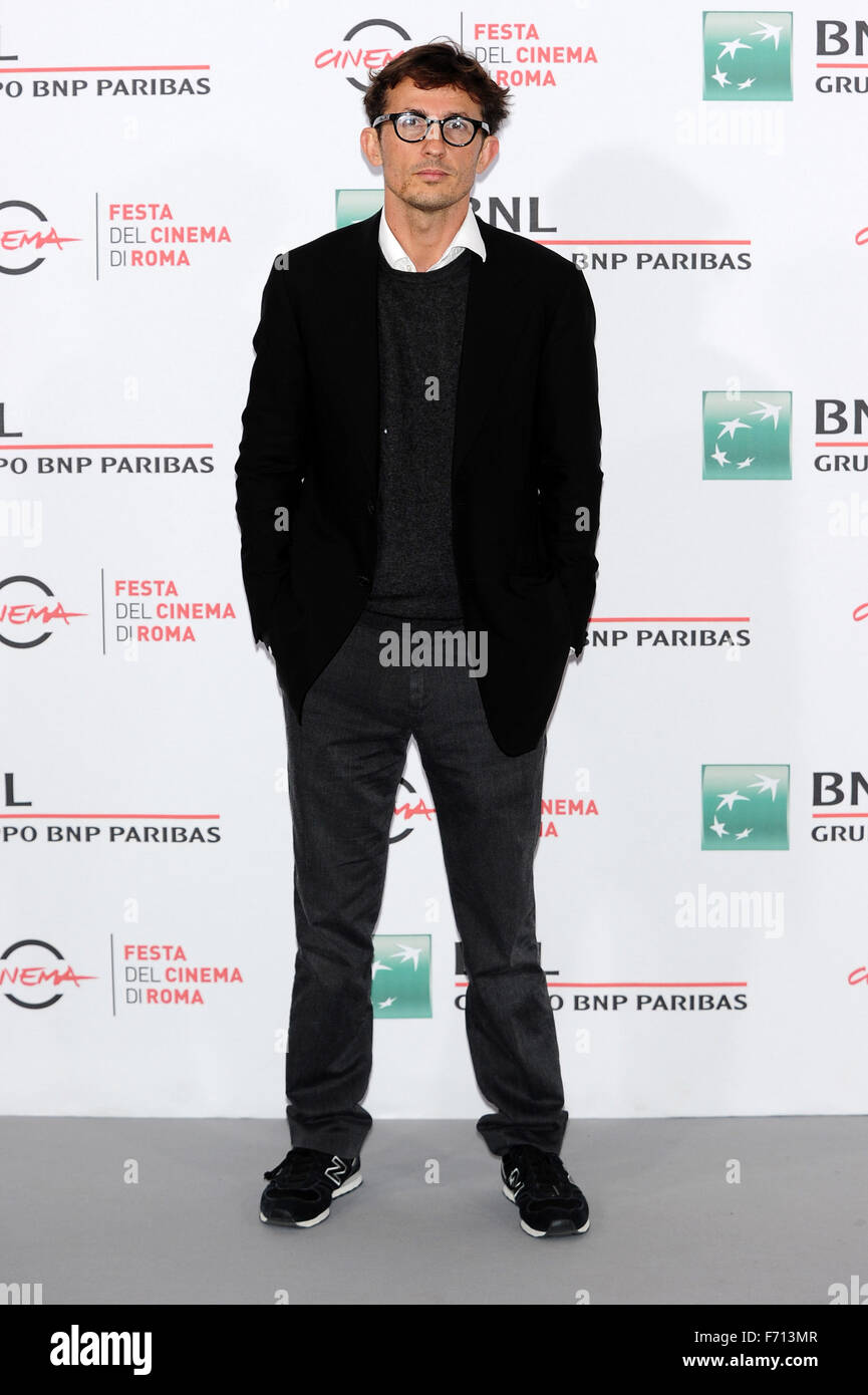 Monogamish hi-res stock photography and images - Alamy