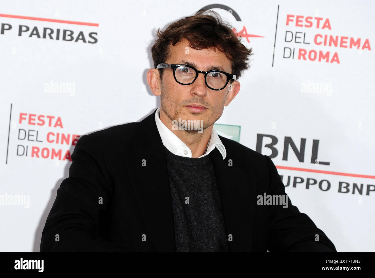 Monogamish hi-res stock photography and images - Alamy