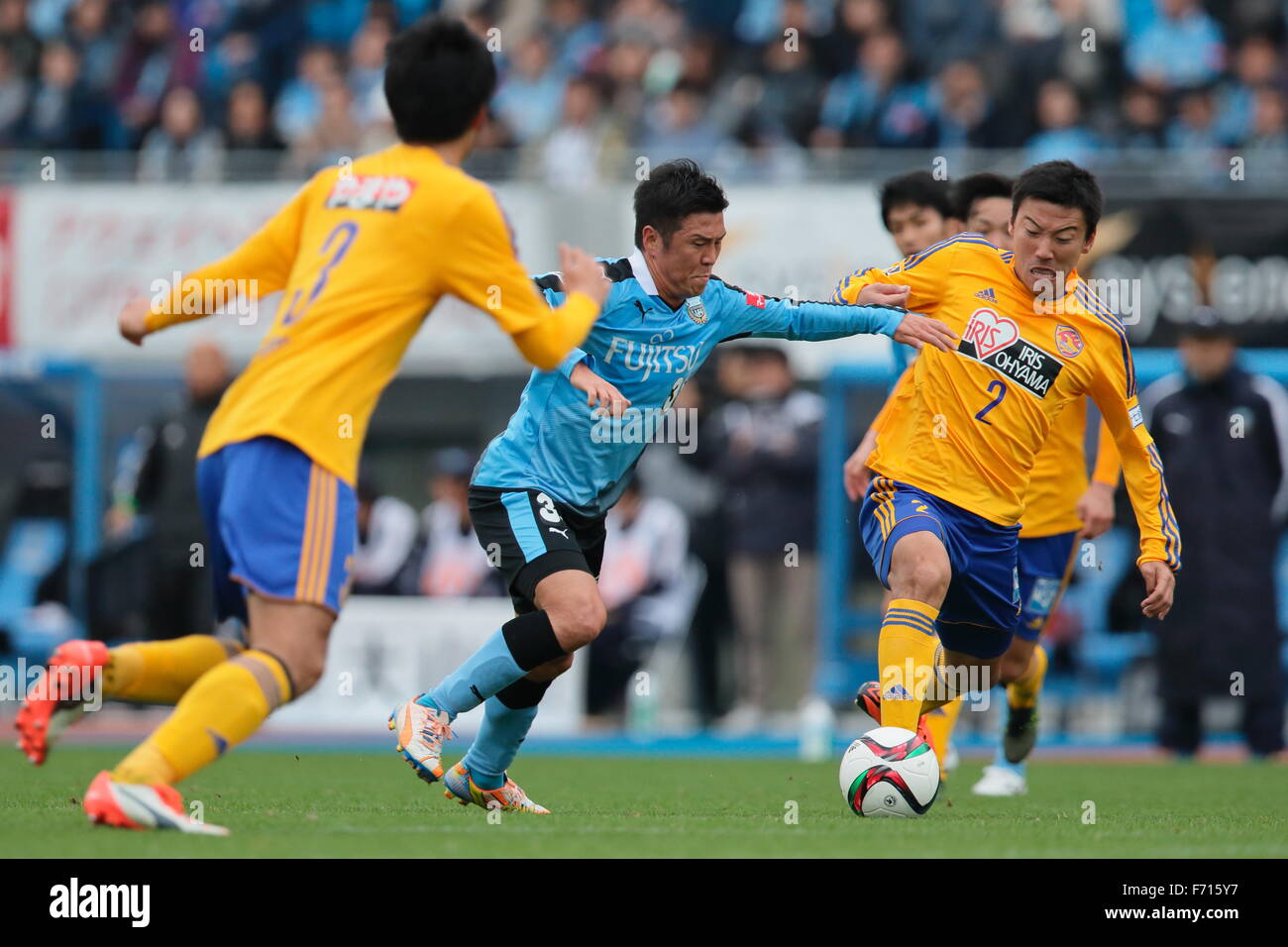 Kawasaki Todoroki Stadium, Kanagawa, Japan. 22nd Nov, 2015. (L to R ...