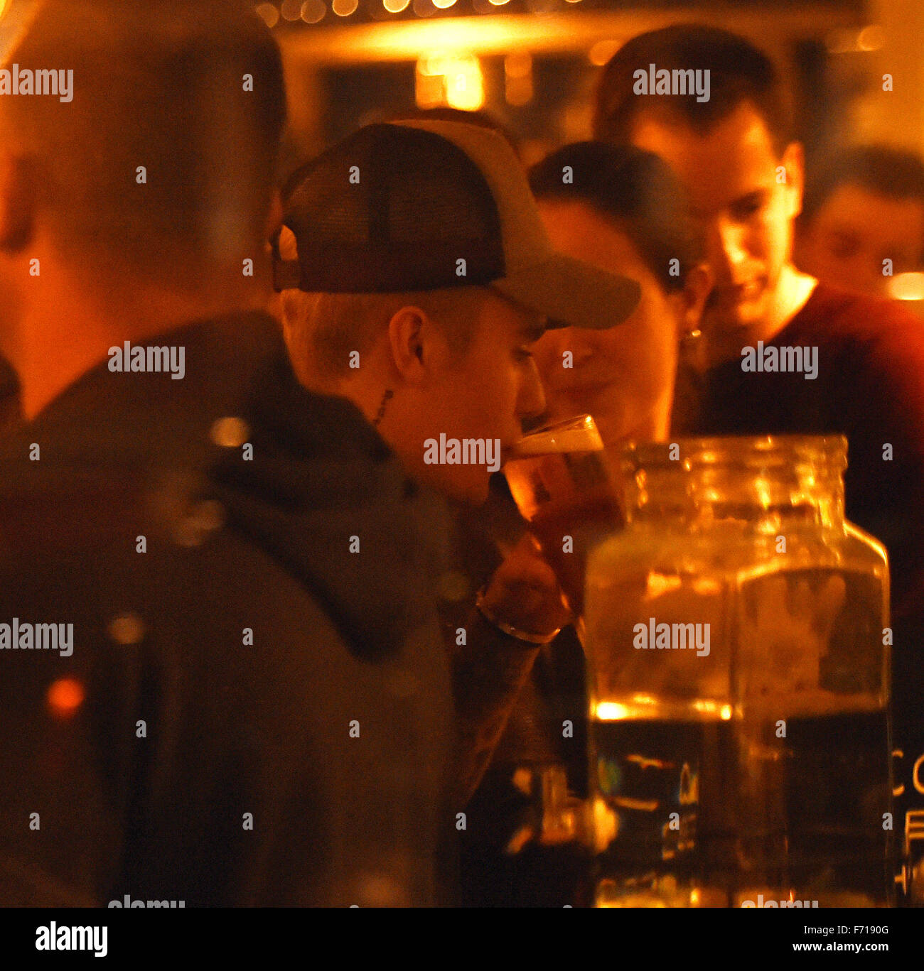 Justin Bieber seen drinking a pint of larger in London at The Square ...