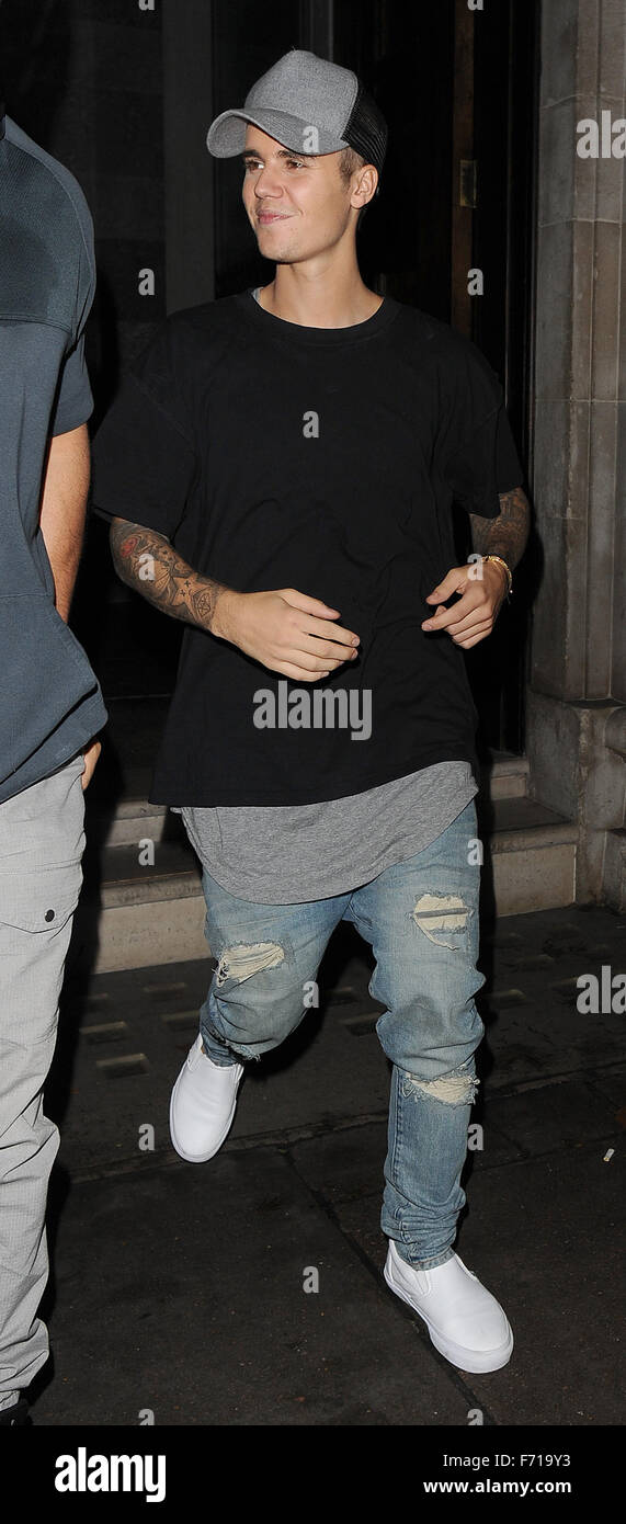 Justin Bieber enjoys a night out in London. He started the evening at ...