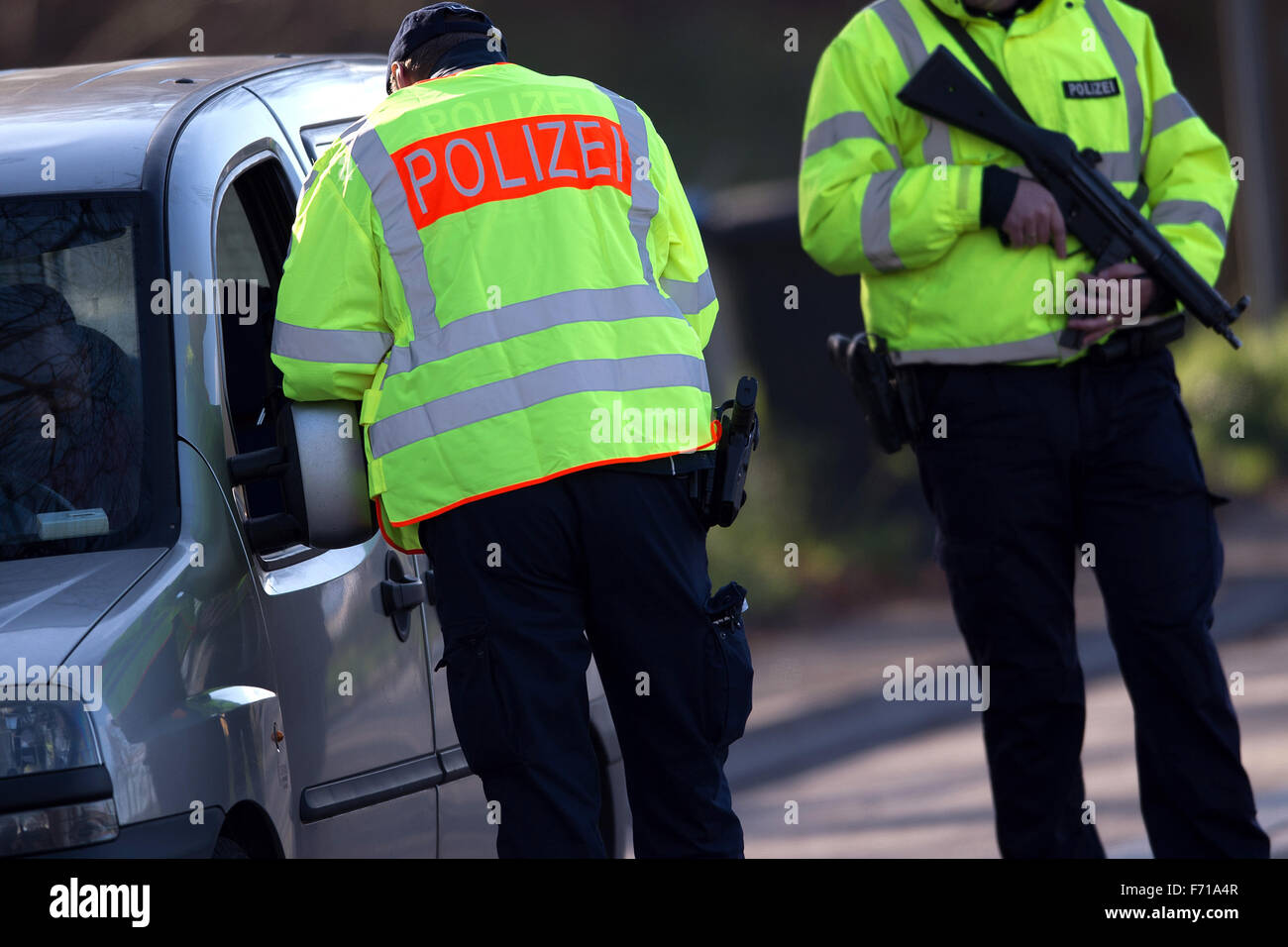 Aachen, Germany. 23rd Nov, 2015. German Federal police armed with ...