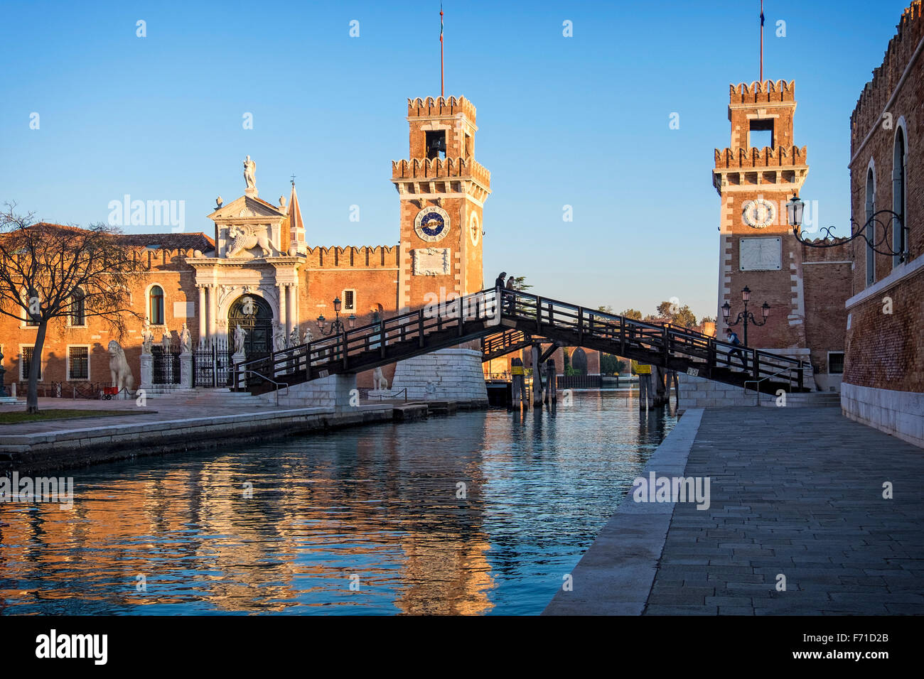 Base de campo de canal hi-res stock photography and images - Alamy